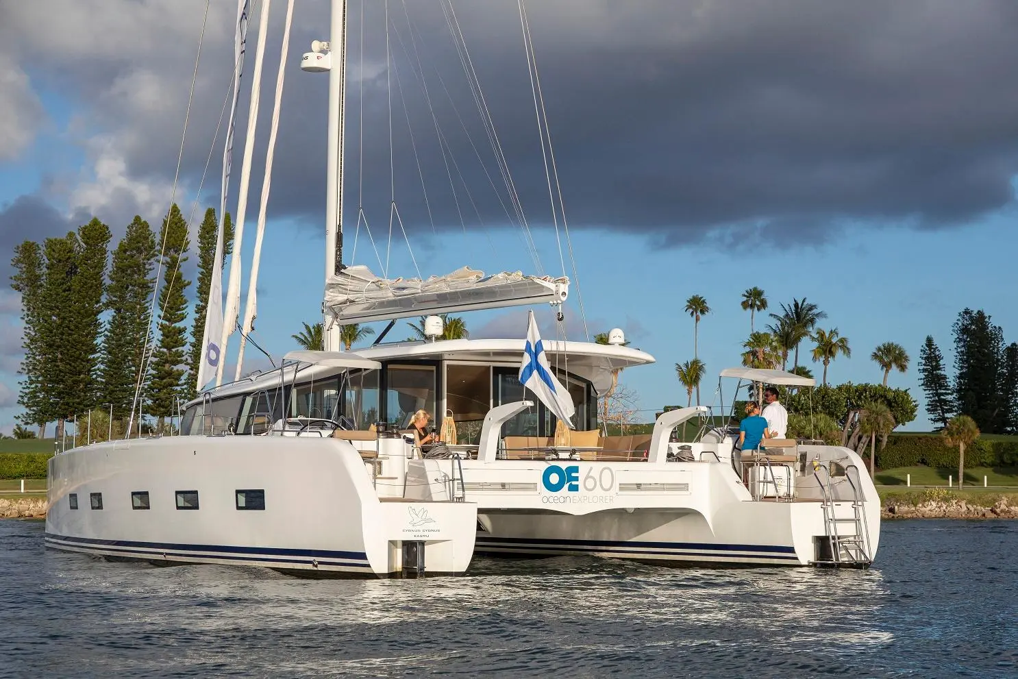 Cygnus Cygnus Yacht for Sale | 60 Ocean Explorer Catamarans Yachts Palm ...