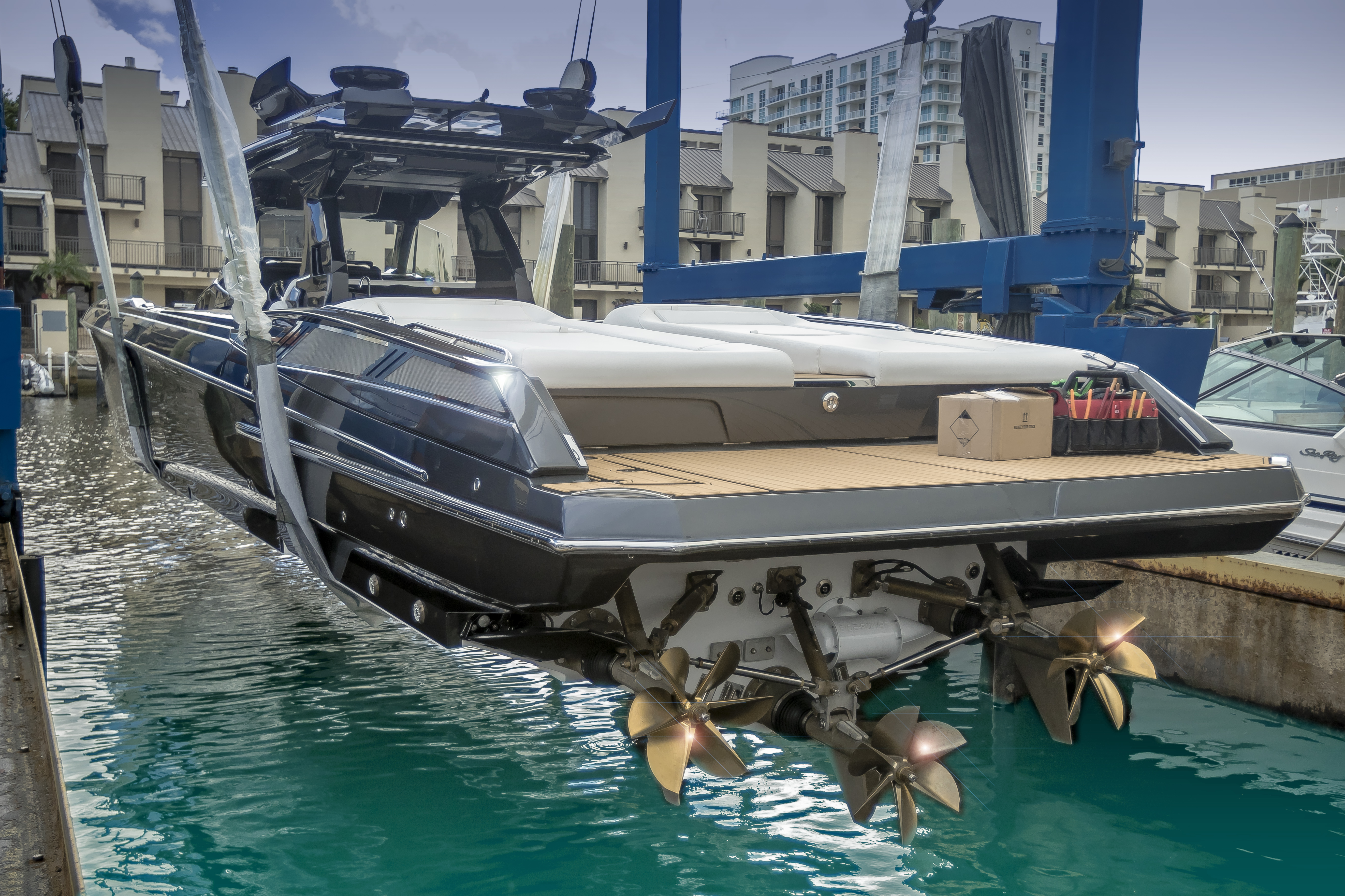 56-01 Nor-tech 2018 560 Sport Cc 56 Yacht for Sale in US