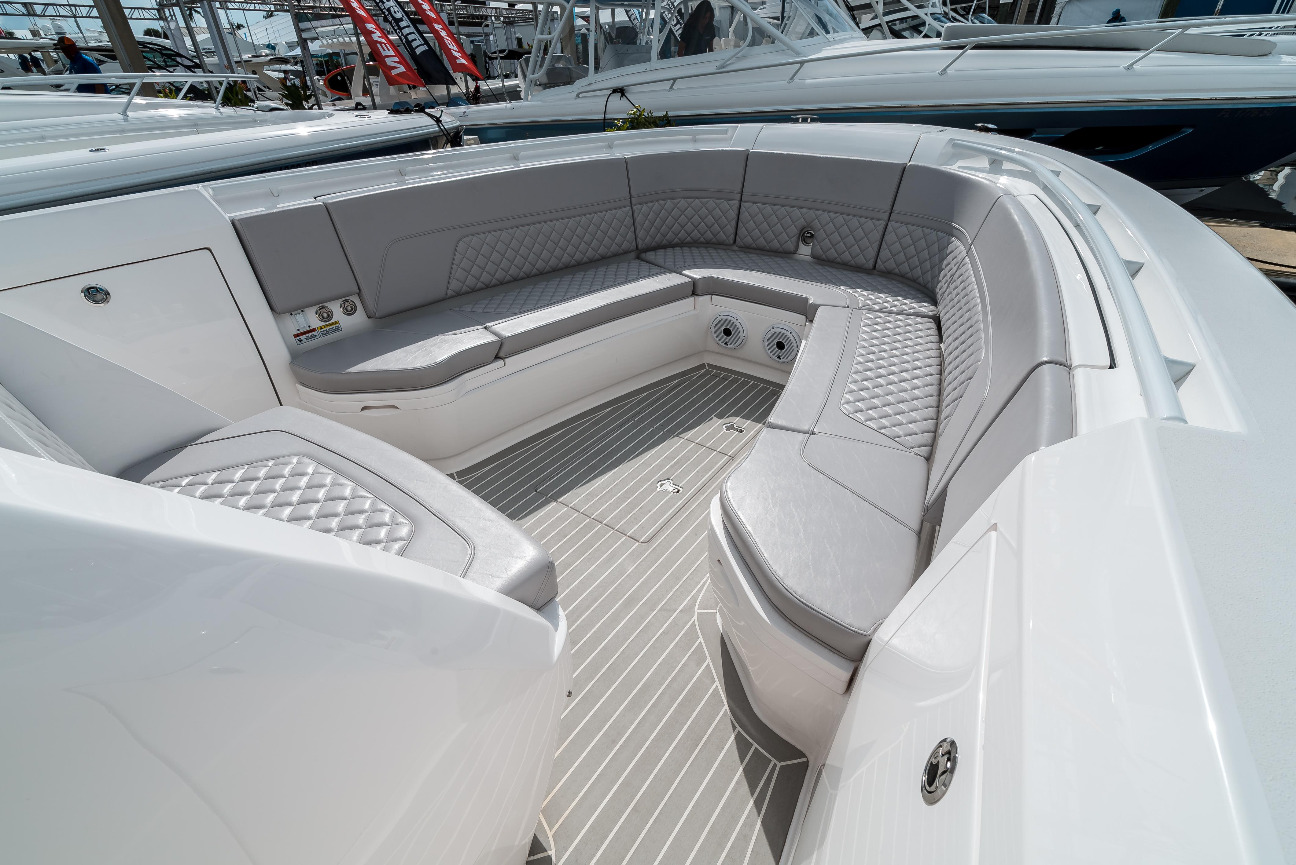 34 Intrepid 2020 Fort Lauderdale, Florida Sold on 2020-11-06 by Denison ...