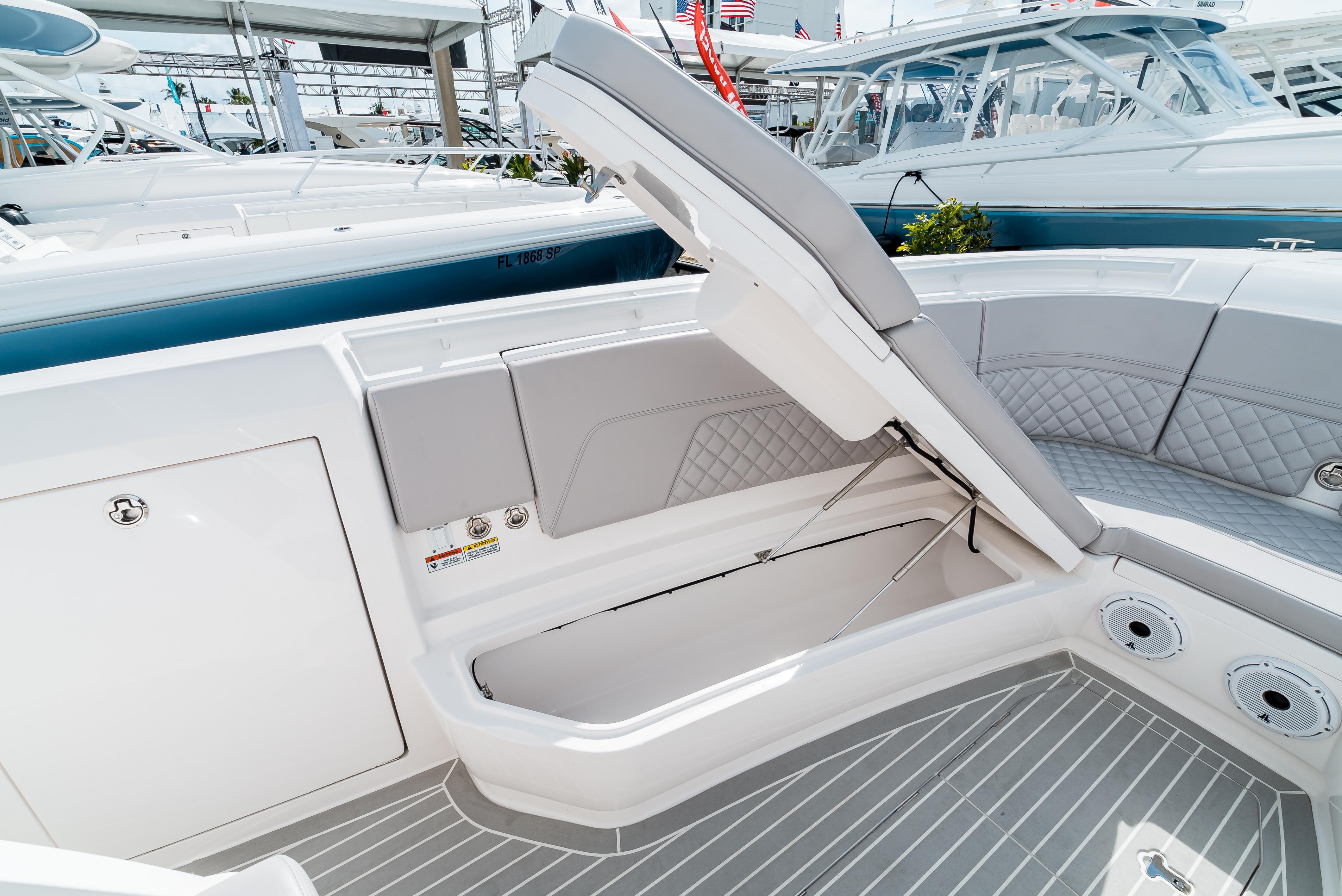 34 Intrepid 2020 Fort Lauderdale, Florida Sold on 2020-11-06 by Denison ...