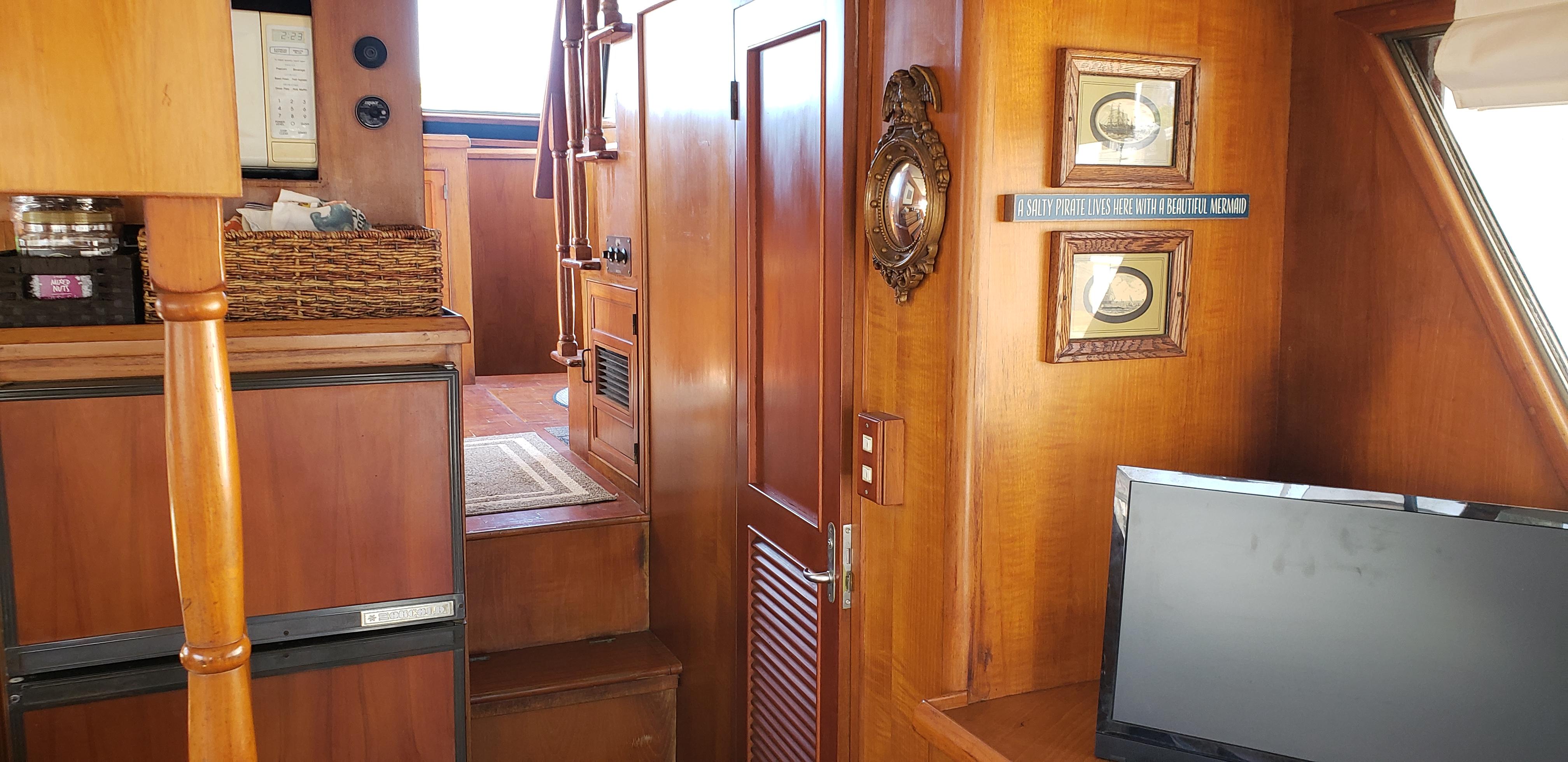 47 Sea Ranger 1987 7 Moons Fort Pierce, Florida Sold on 2021-04-07 by ...