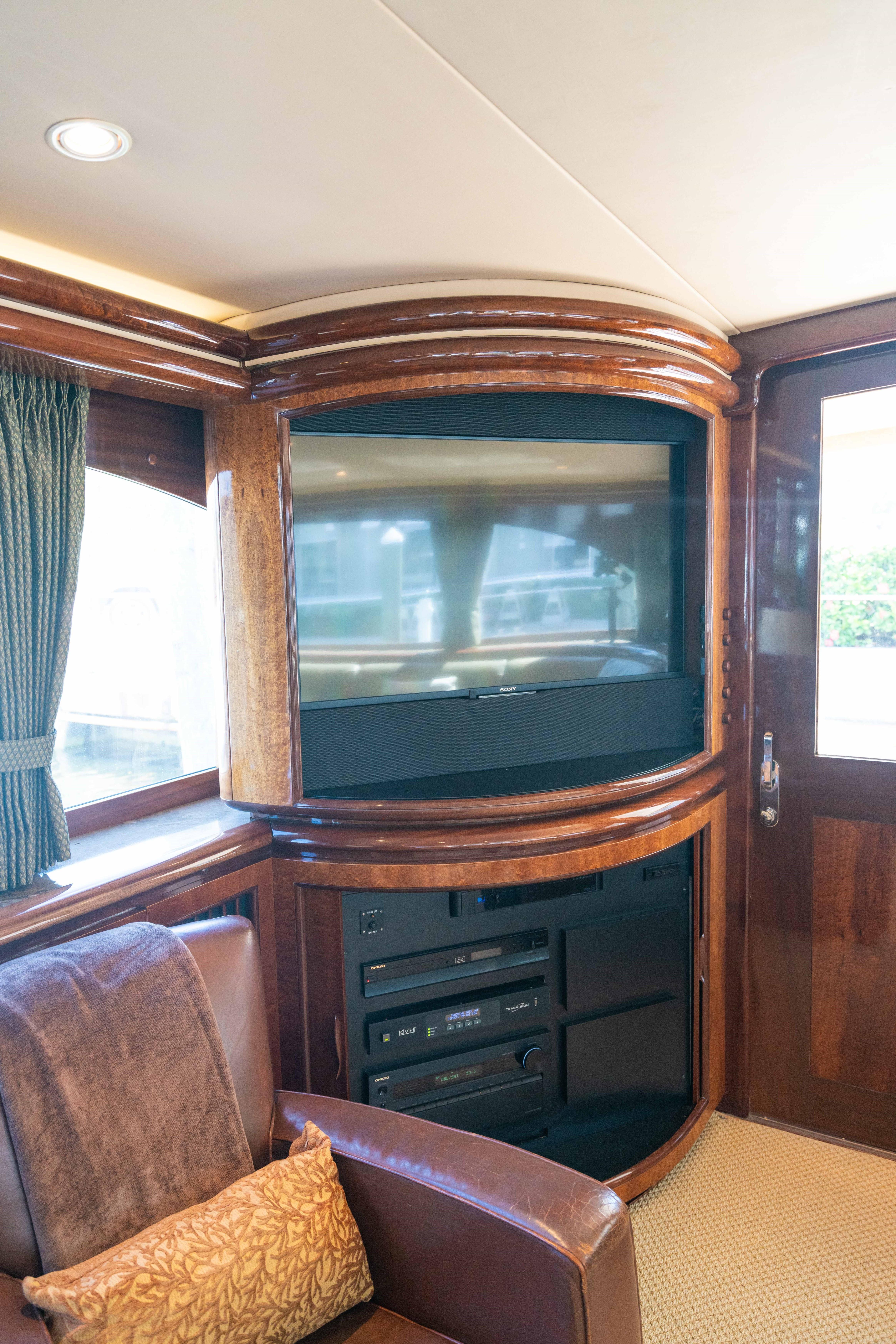 75 Merritt 1996 REEL JANIE Pompano Beach, Florida Sold on 2019-04-29 by ...