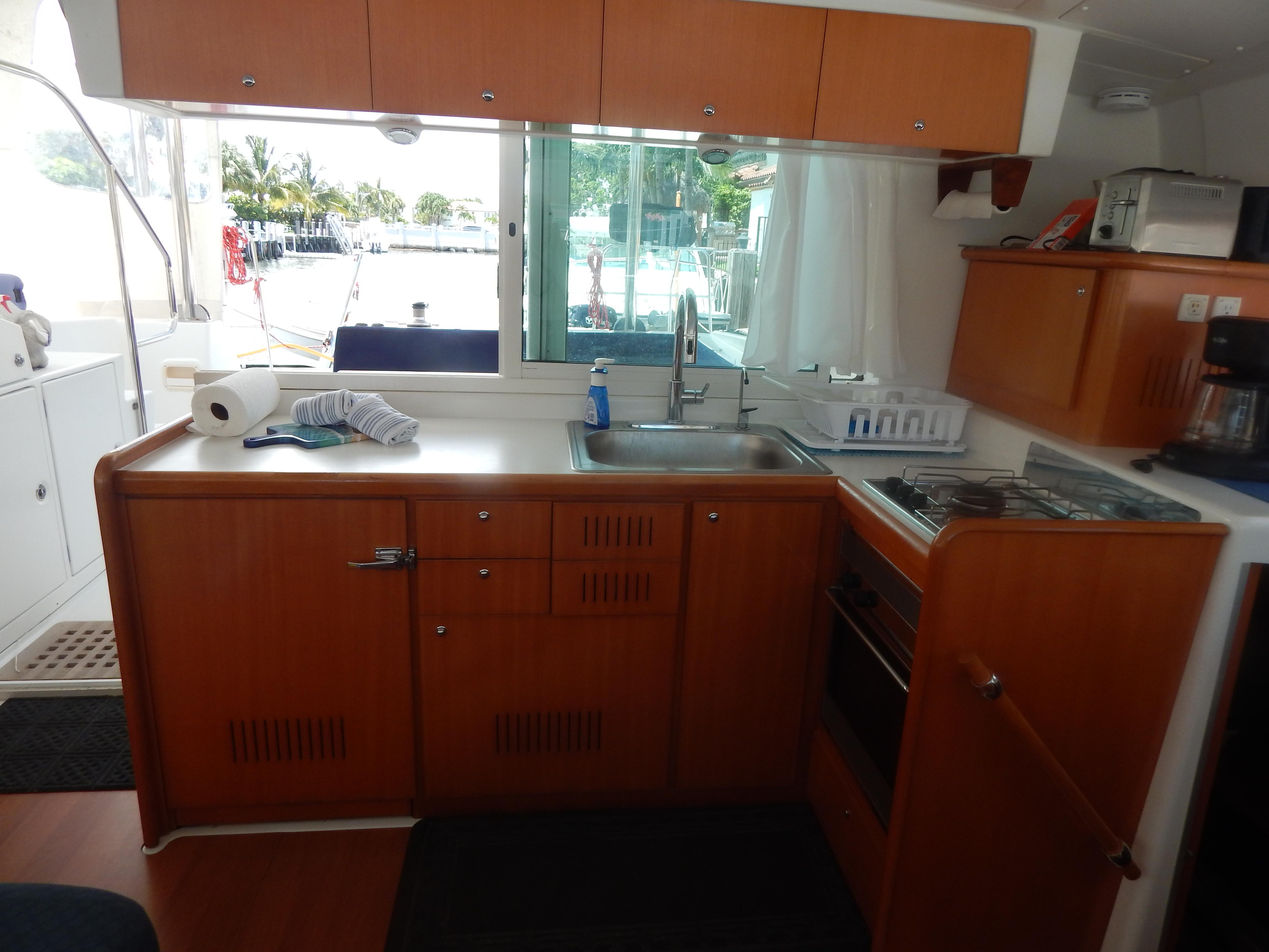 42 Lagoon 2007 Boca Raton, Florida Sold on 2022-11-13 by Denison Yacht ...