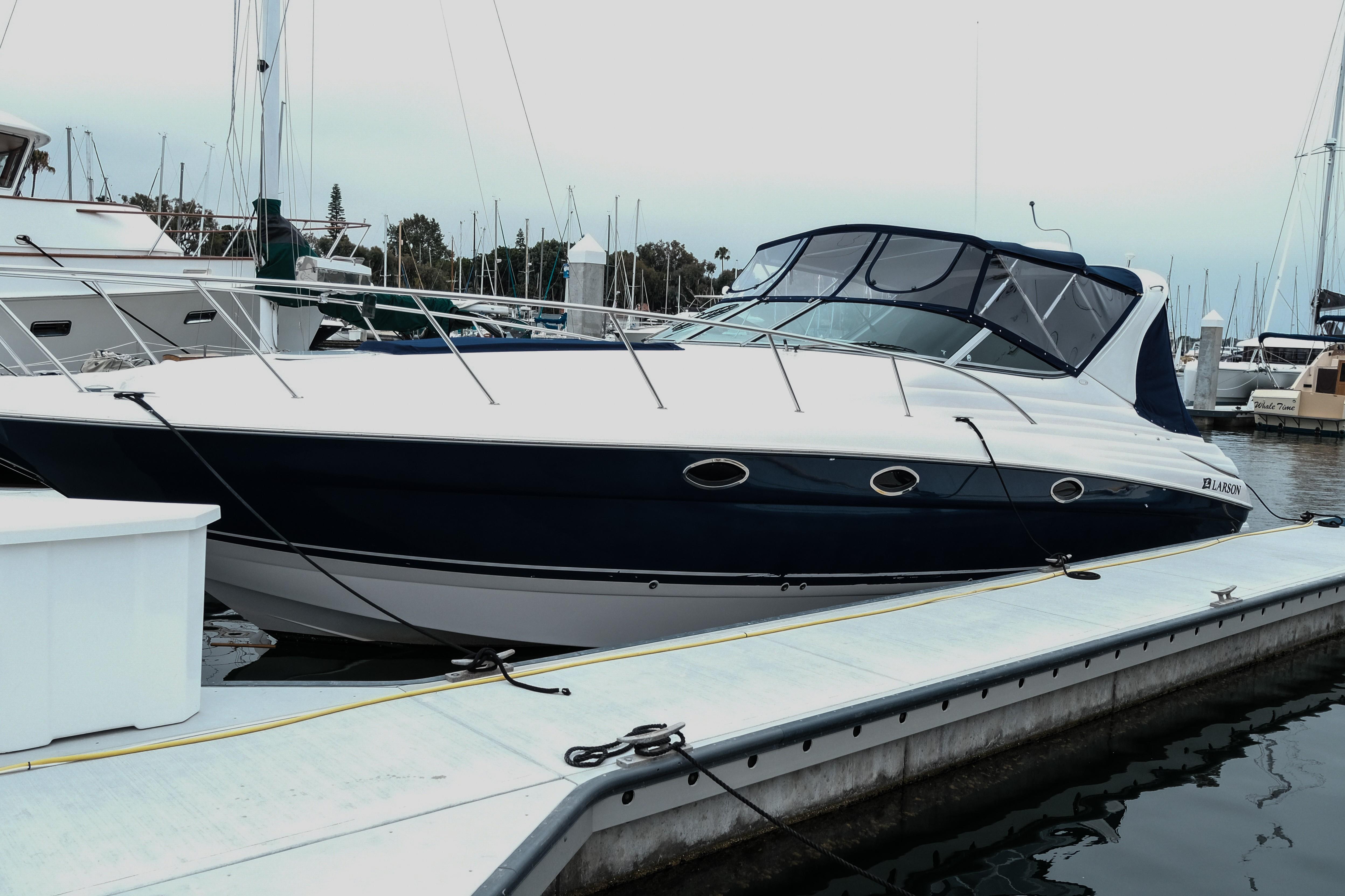 37 Larson 2005 Marina Del Rey, California Sold on 2020-11-30 by Denison ...