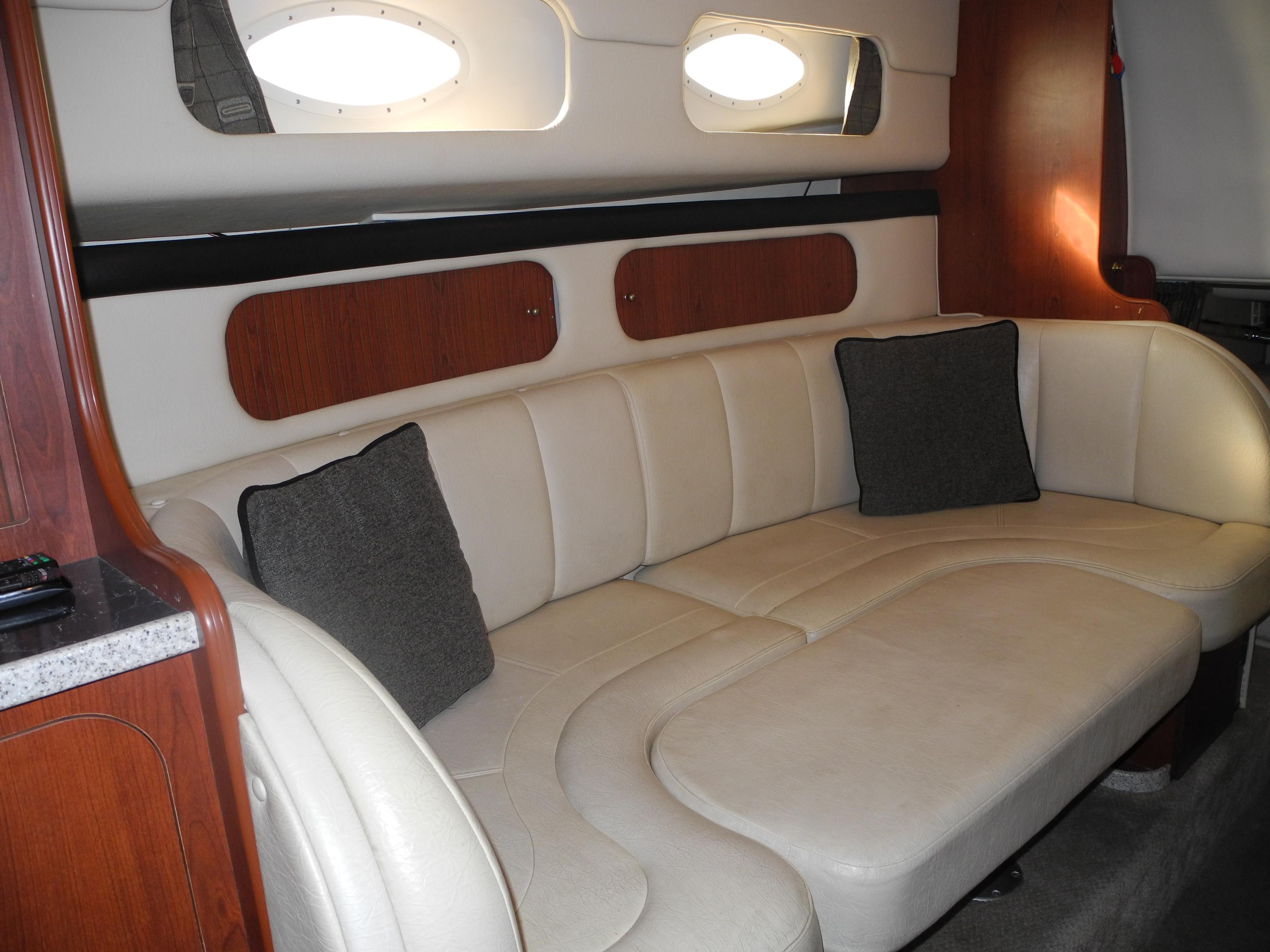 34 Rinker 2002 Marina Del Rey, California Sold on 2022-05-10 by Denison ...