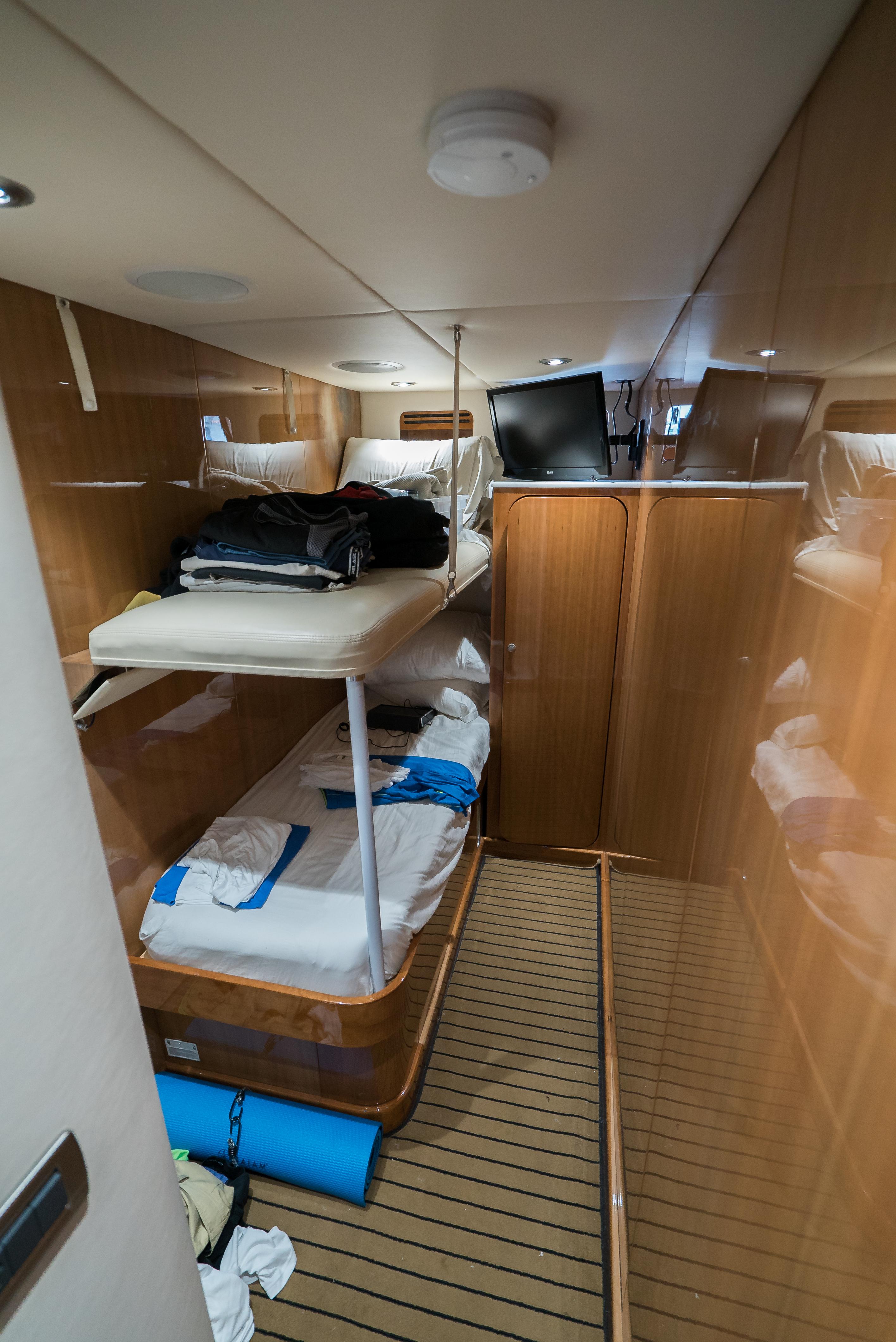 75 Leopard 2000 Y KNOT Miami, Florida Sold on 2020-03-19 by Denison ...