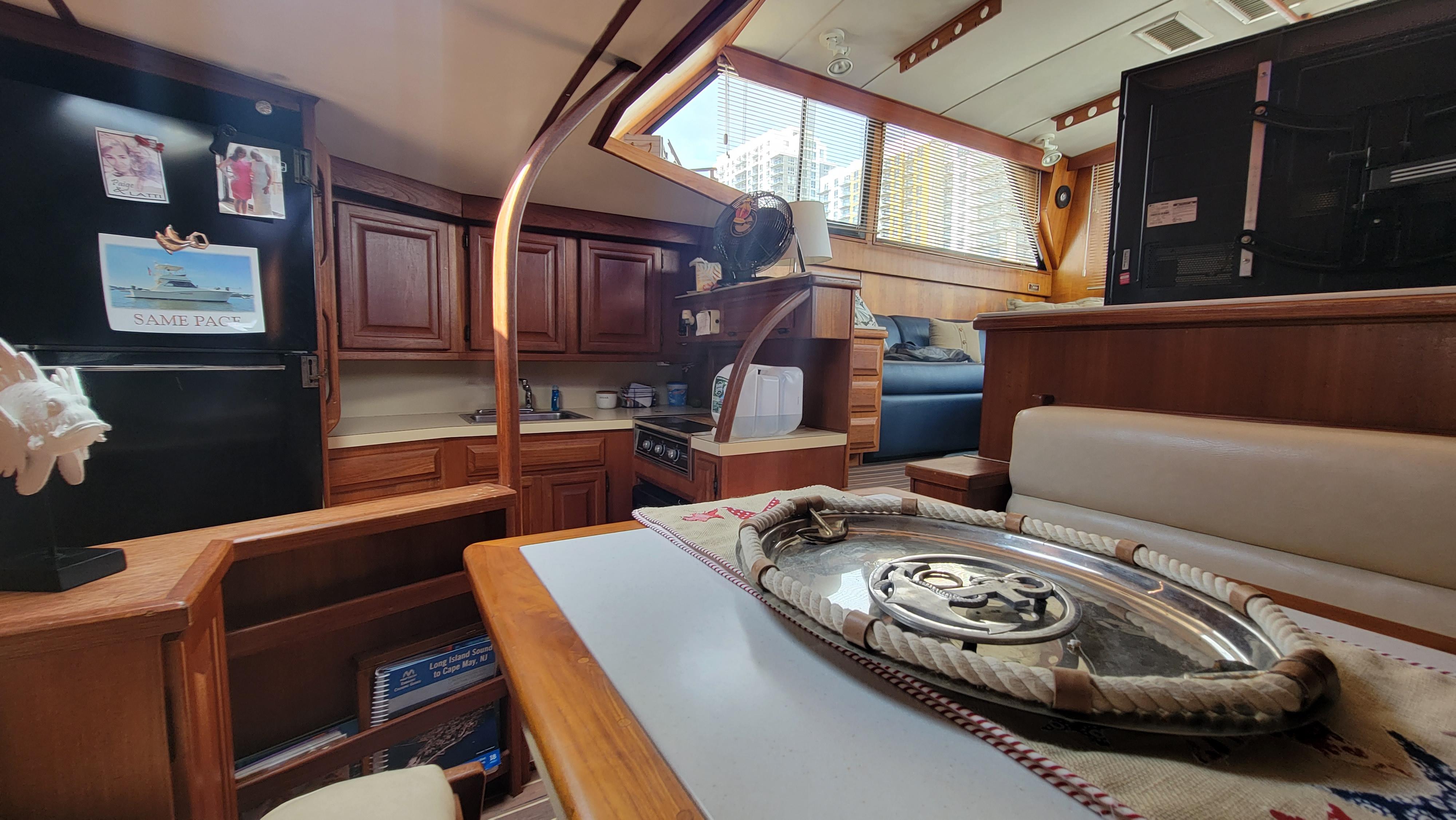 41 Viking 1988 Stamford, Connecticut Sold on 2022-08-11 by Denison ...