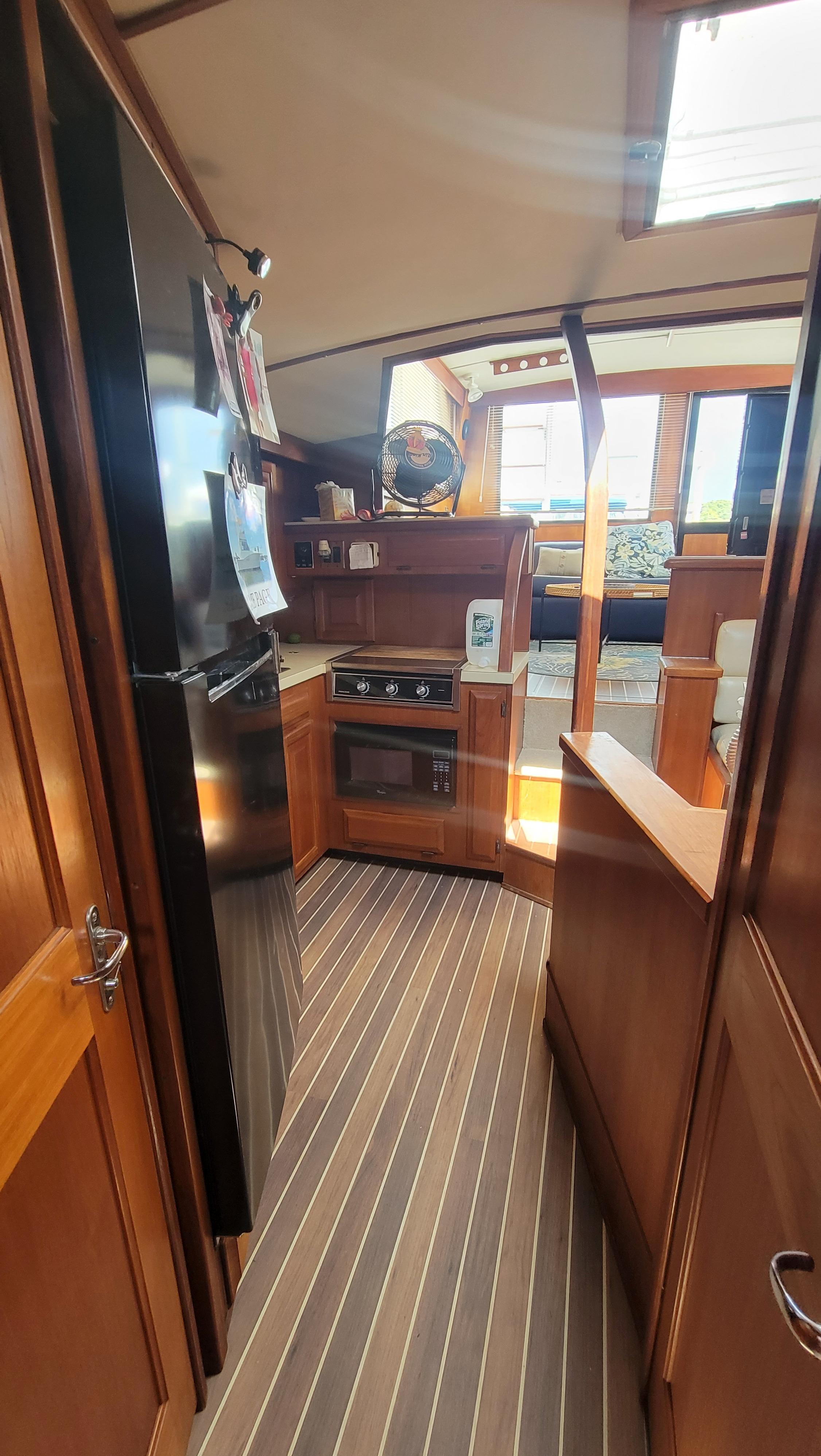 41 Viking 1988 Stamford, Connecticut Sold on 2022-08-11 by Denison ...