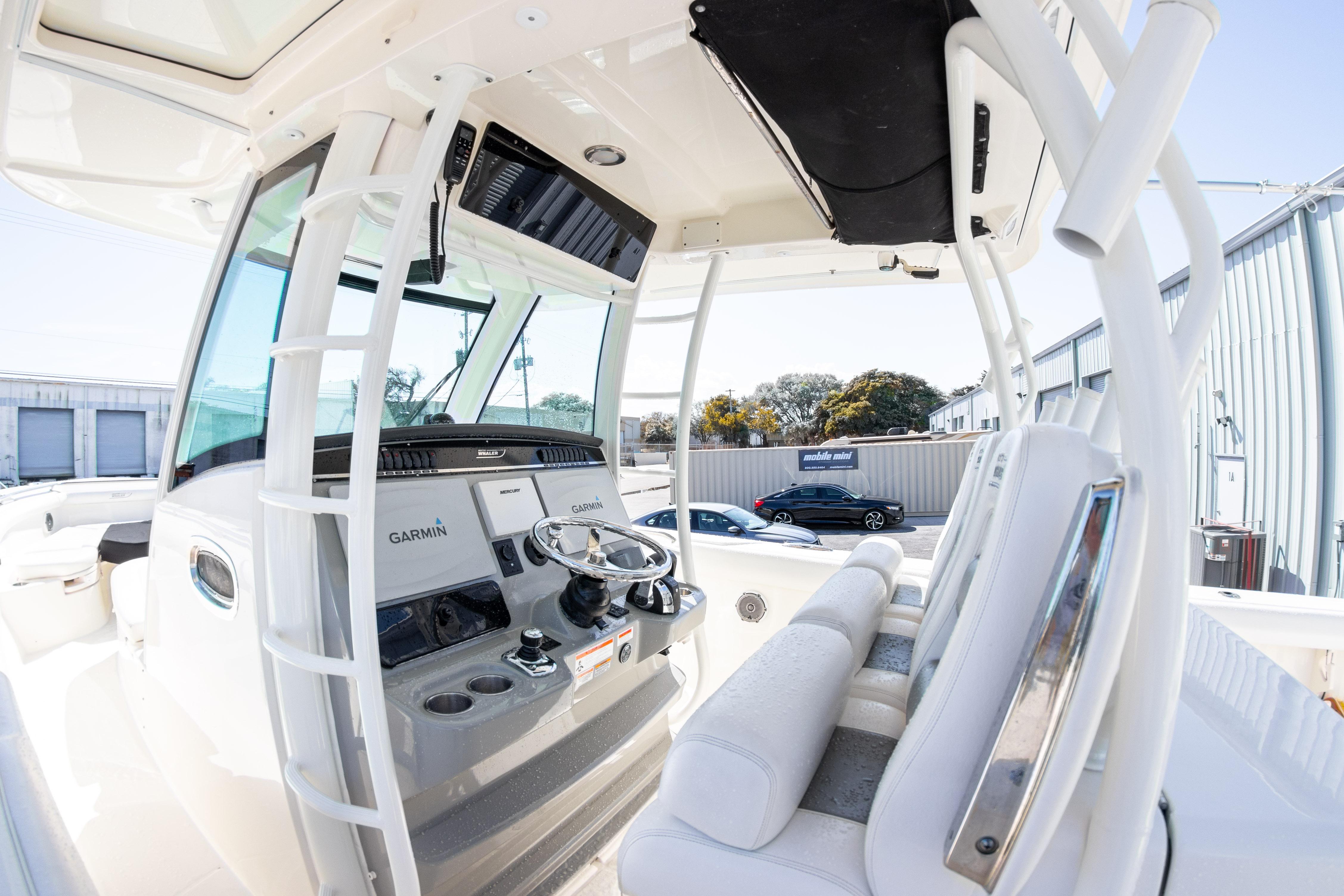 35 Boston Whaler 2014 SCUPPERS West Palm Beach, Florida Sold on 2022-04 ...