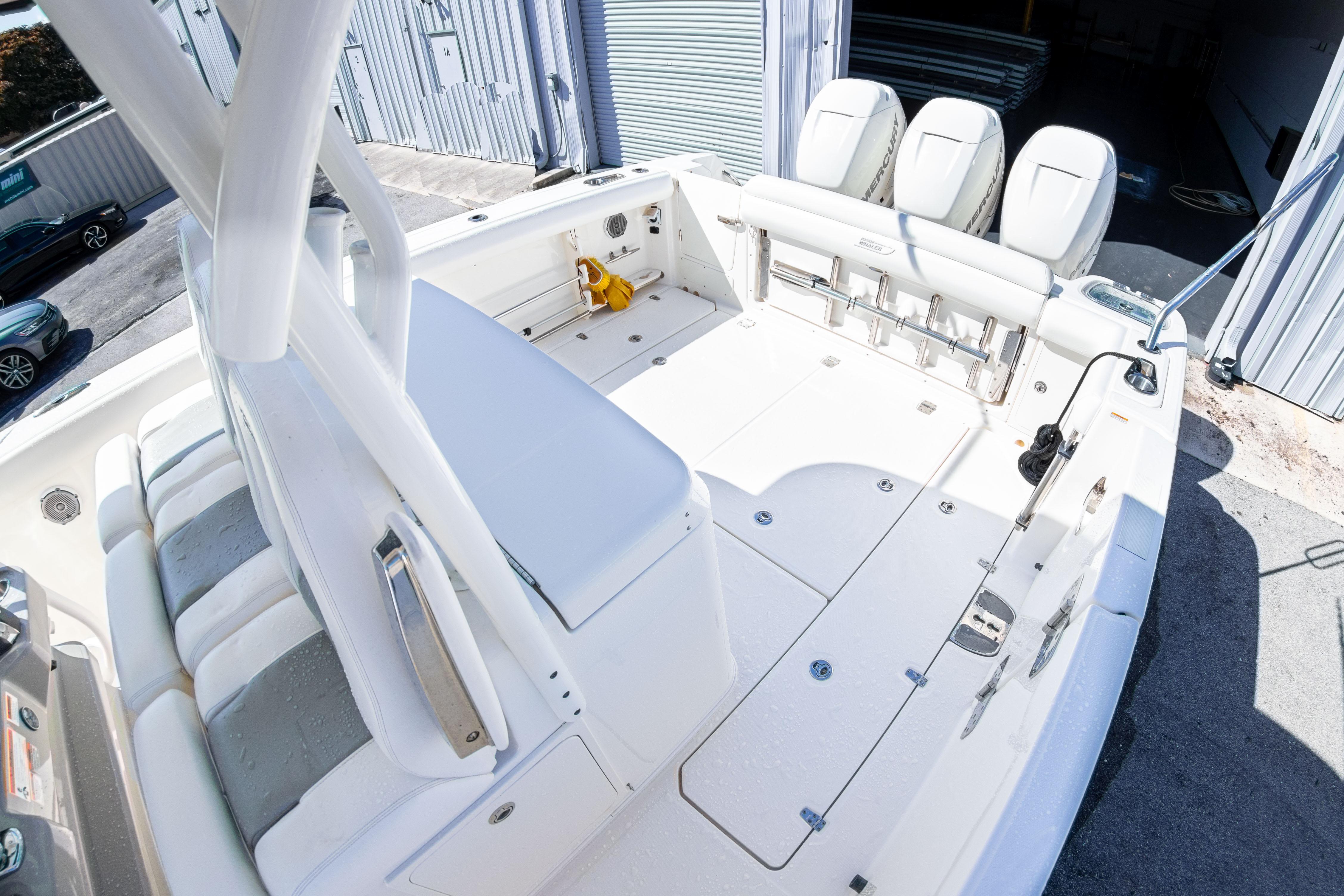 35 Boston Whaler 2014 SCUPPERS West Palm Beach, Florida Sold on 2022-04 ...