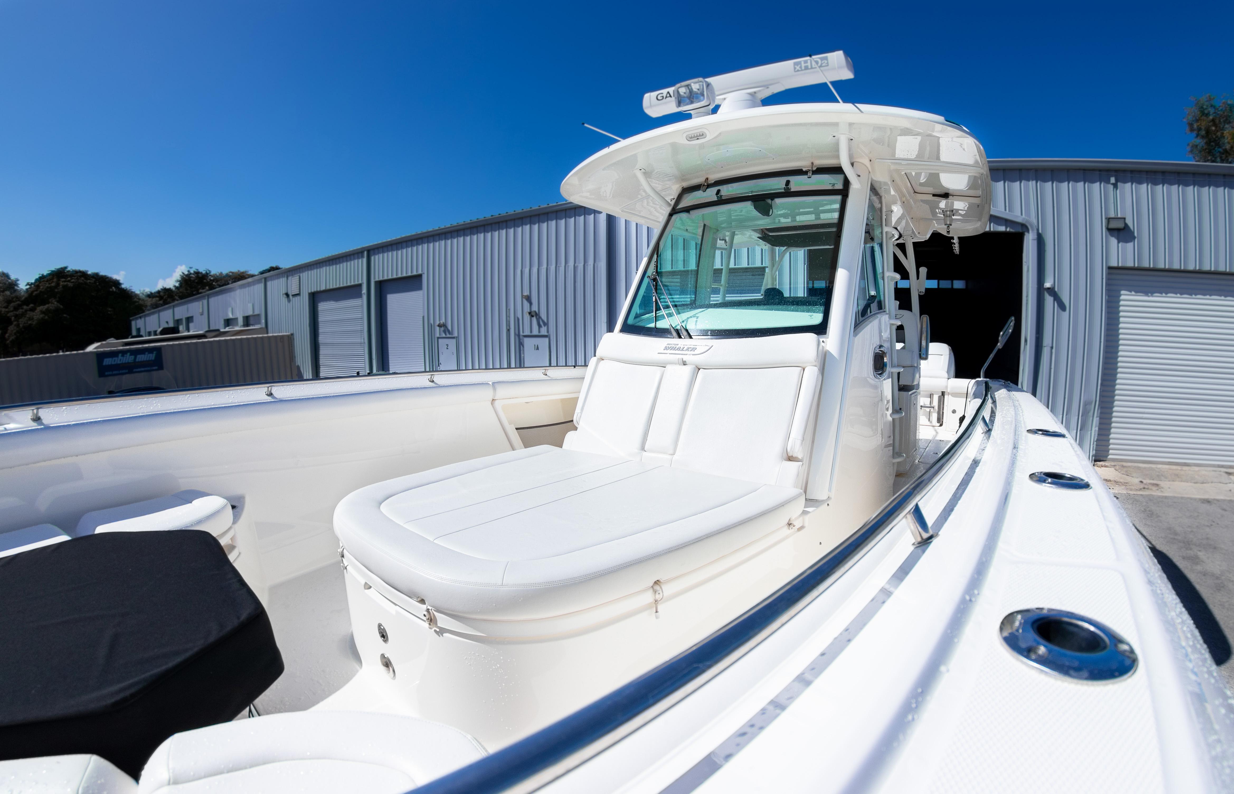 35 Boston Whaler 2014 SCUPPERS West Palm Beach, Florida Sold on 2022-04 ...