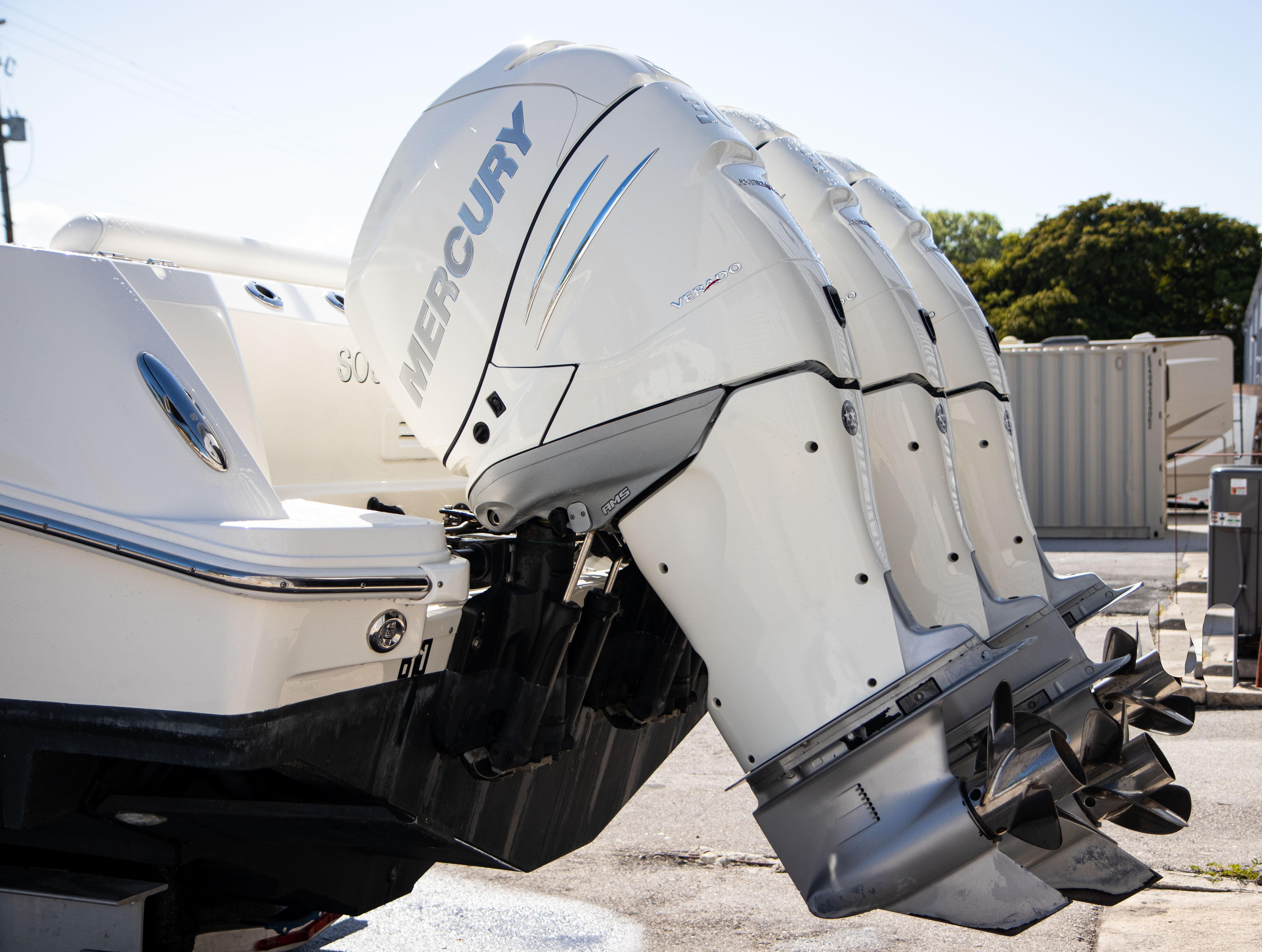 35 Boston Whaler 2014 SCUPPERS West Palm Beach, Florida Sold on 2022-04 ...