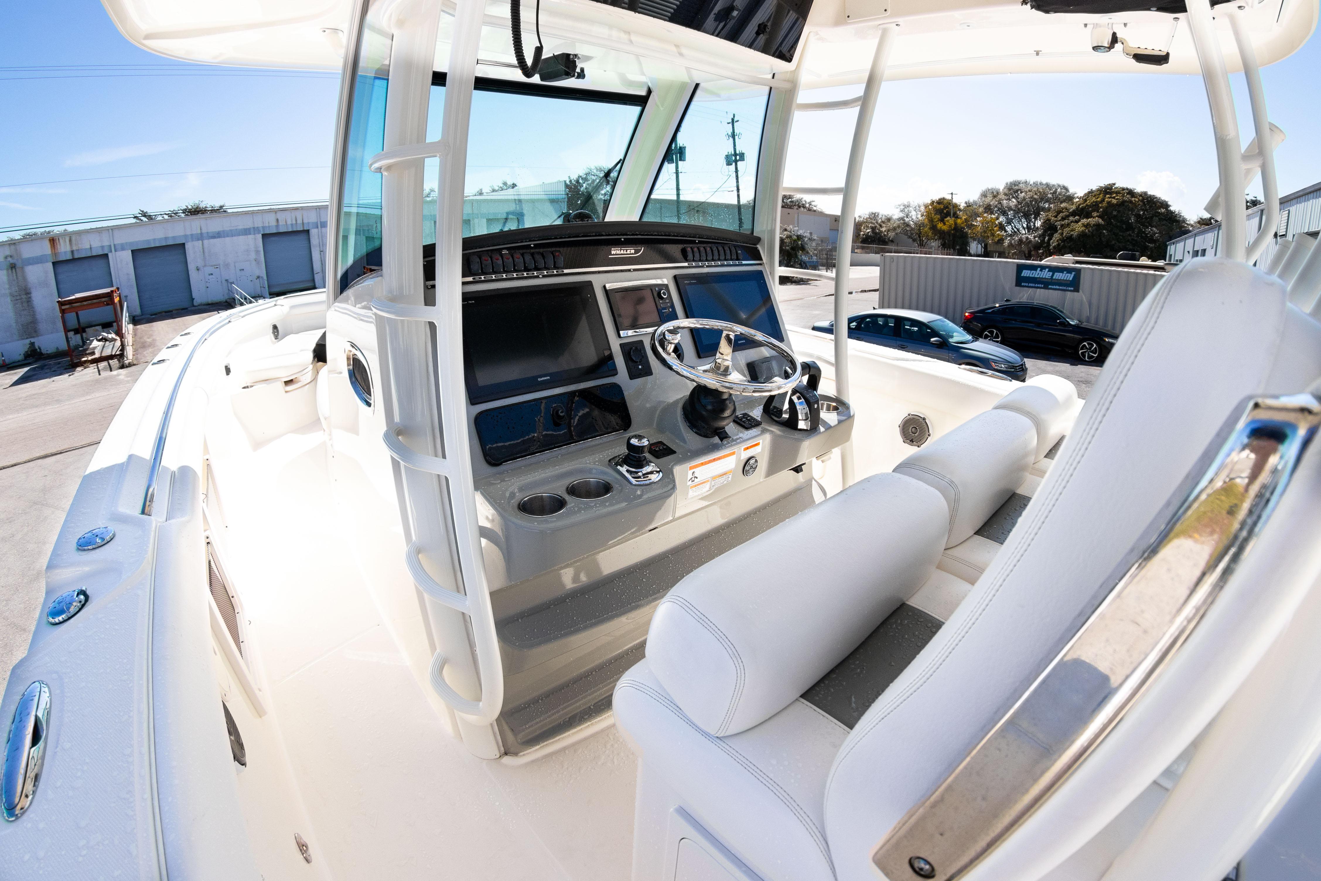 35 Boston Whaler 2014 SCUPPERS West Palm Beach, Florida Sold on 2022-04 ...