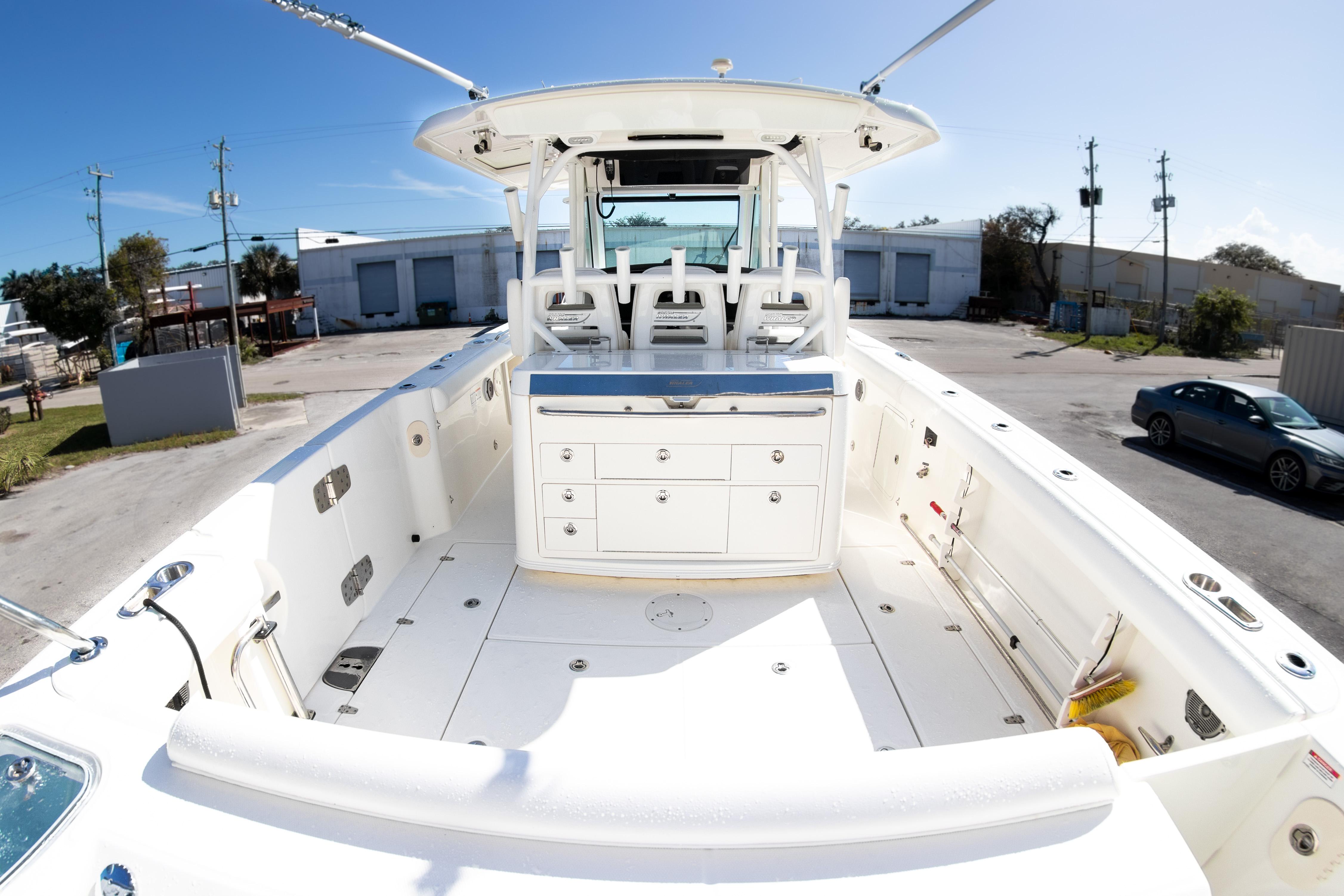 35 Boston Whaler 2014 SCUPPERS West Palm Beach, Florida Sold on 2022-04 ...
