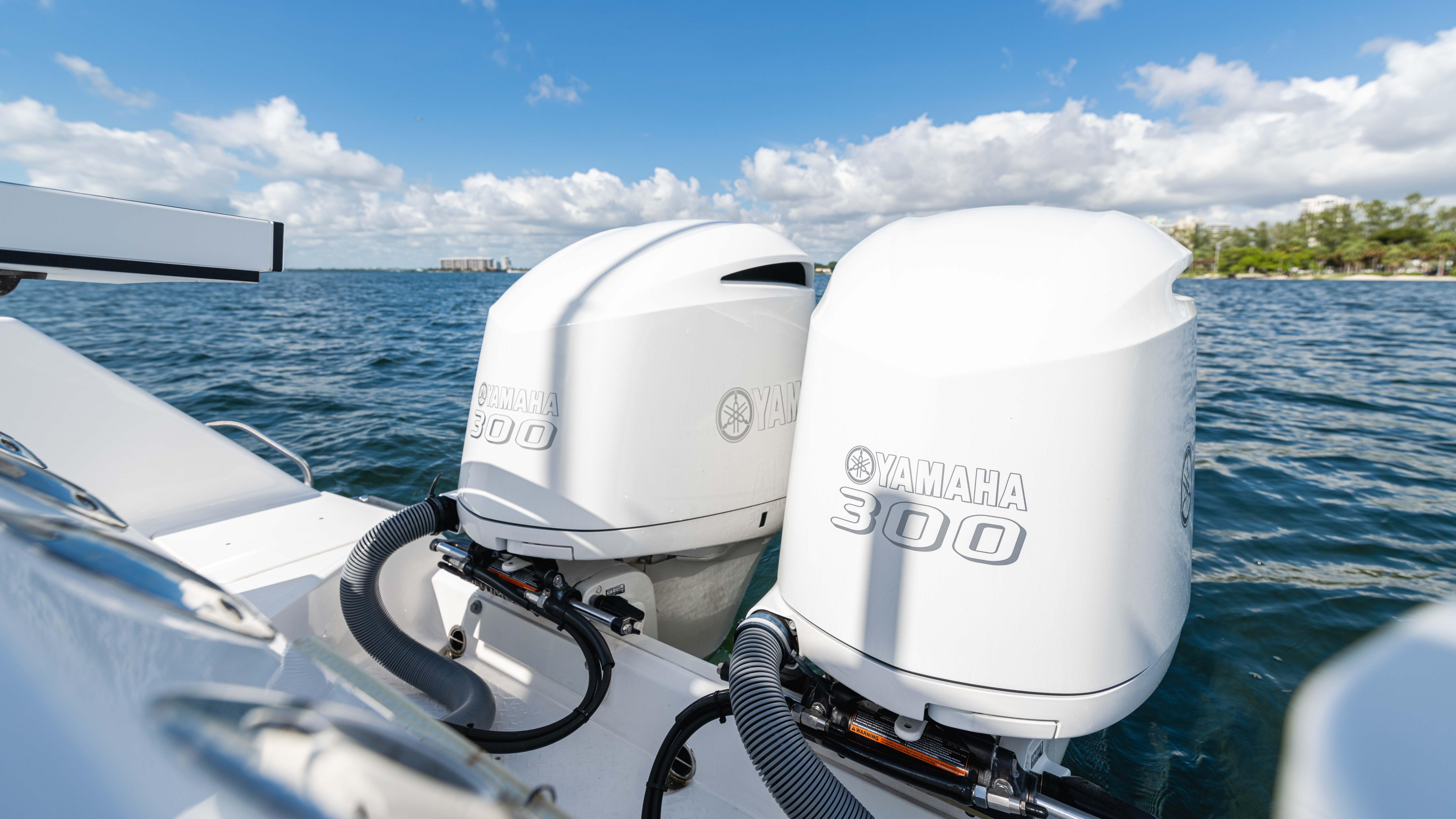 29 Everglades 2018 Roquena Miami, Florida Sold on 2020-01-18 by Denison ...