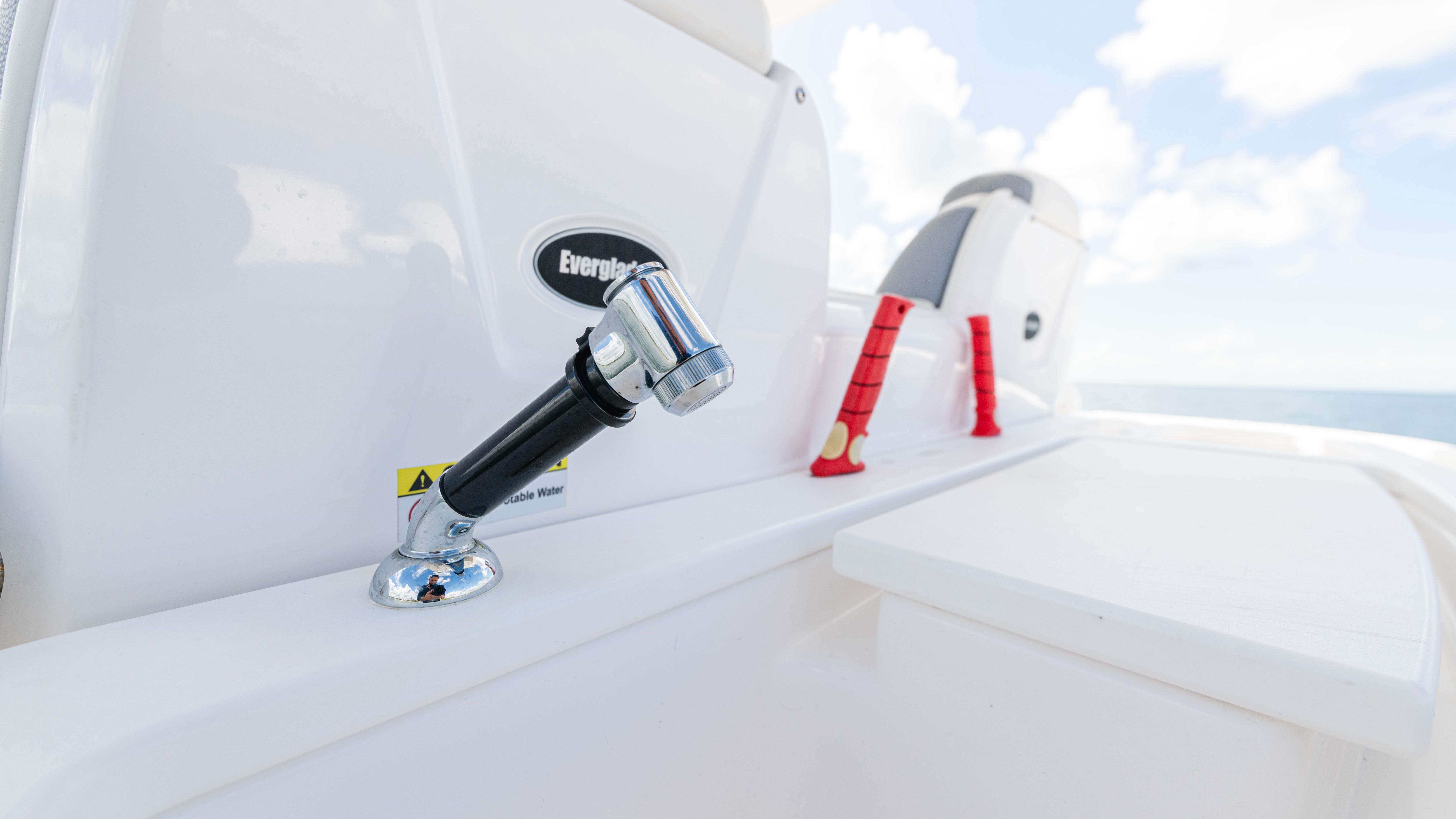 29 Everglades 2018 Roquena Miami, Florida Sold on 2020-01-18 by Denison ...