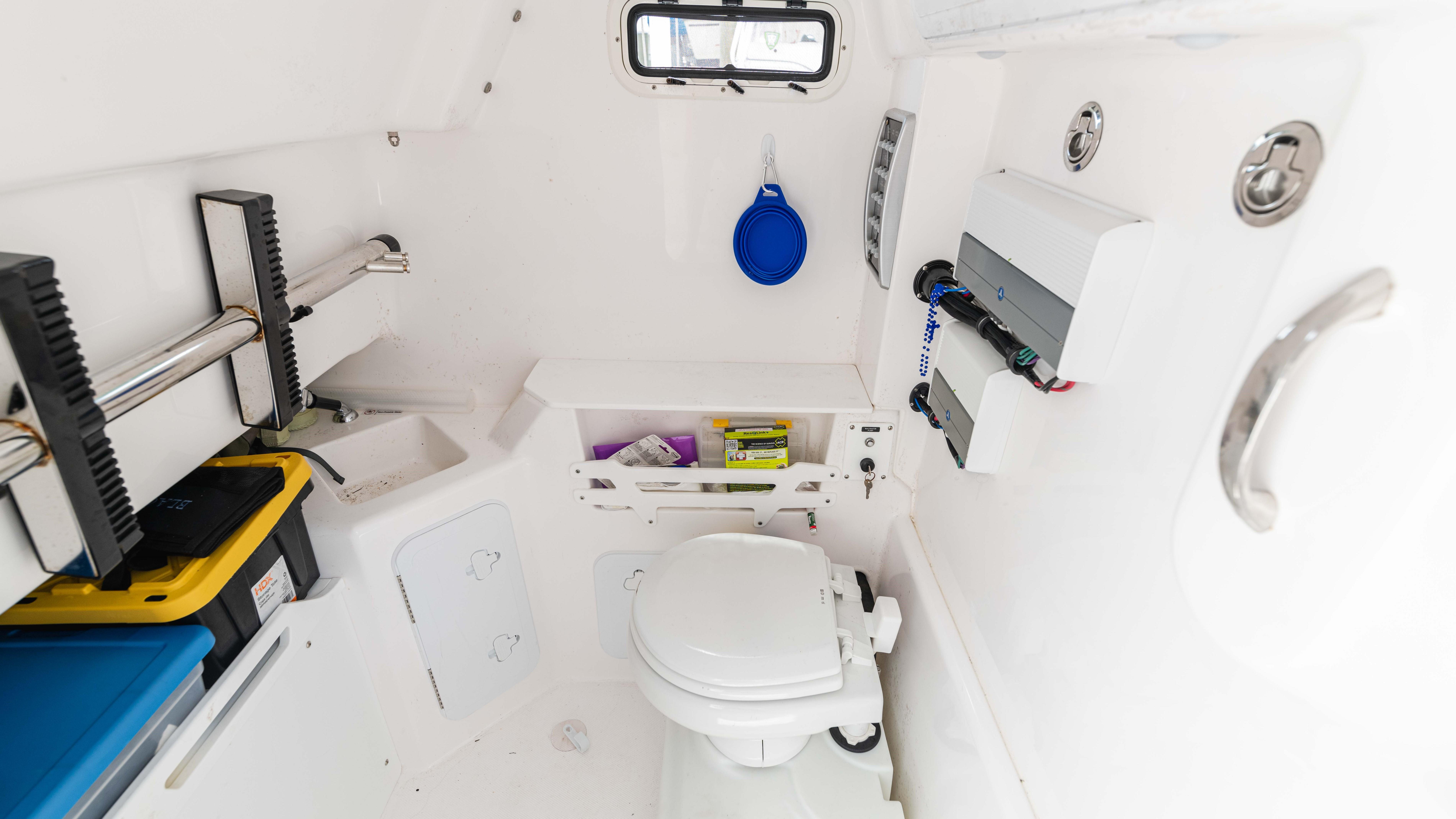 29 Everglades 2018 Roquena Miami, Florida Sold on 2020-01-18 by Denison ...