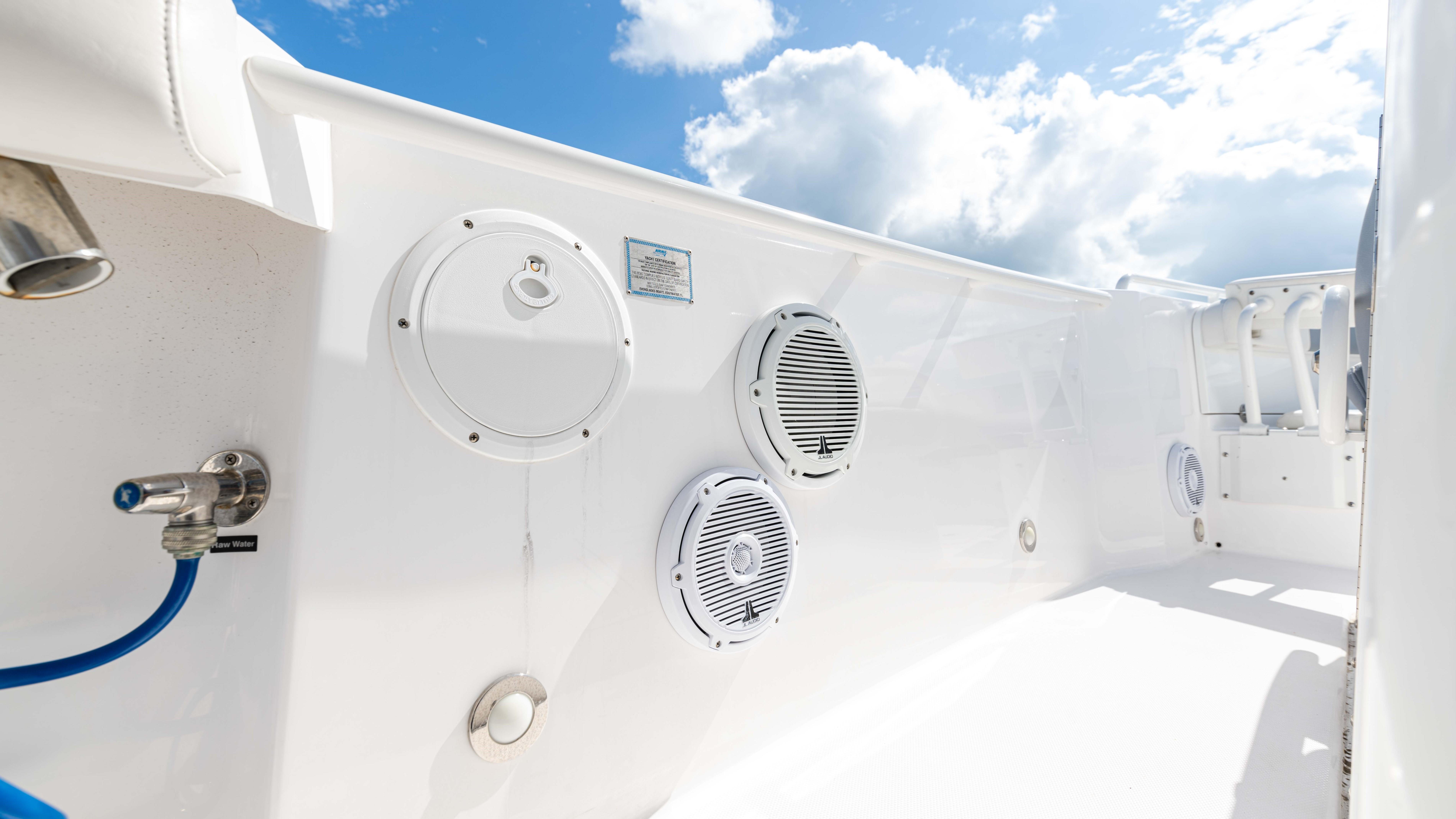 29 Everglades 2018 Roquena Miami, Florida Sold on 2020-01-18 by Denison ...