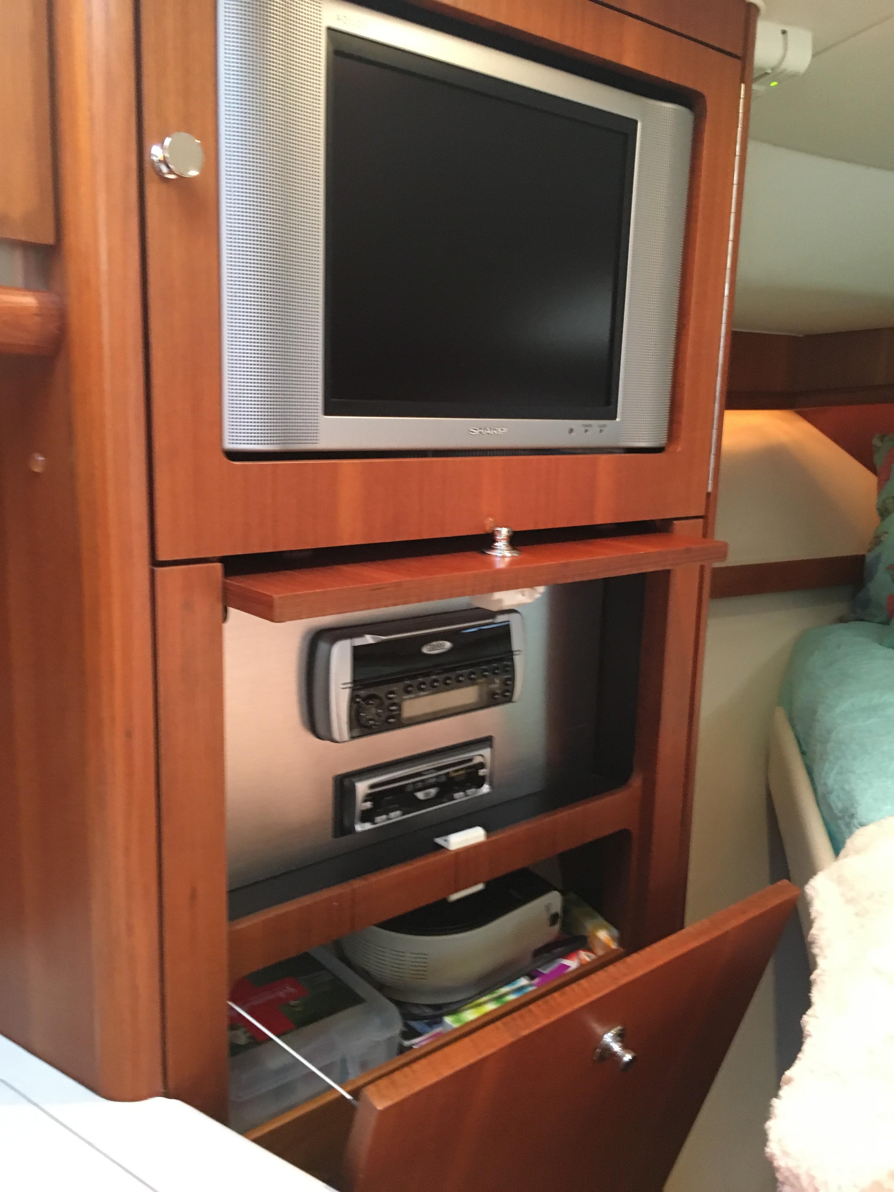 32 Tiara 2005 Pompano Beach, Florida Sold on 2019-12-09 by Denison ...