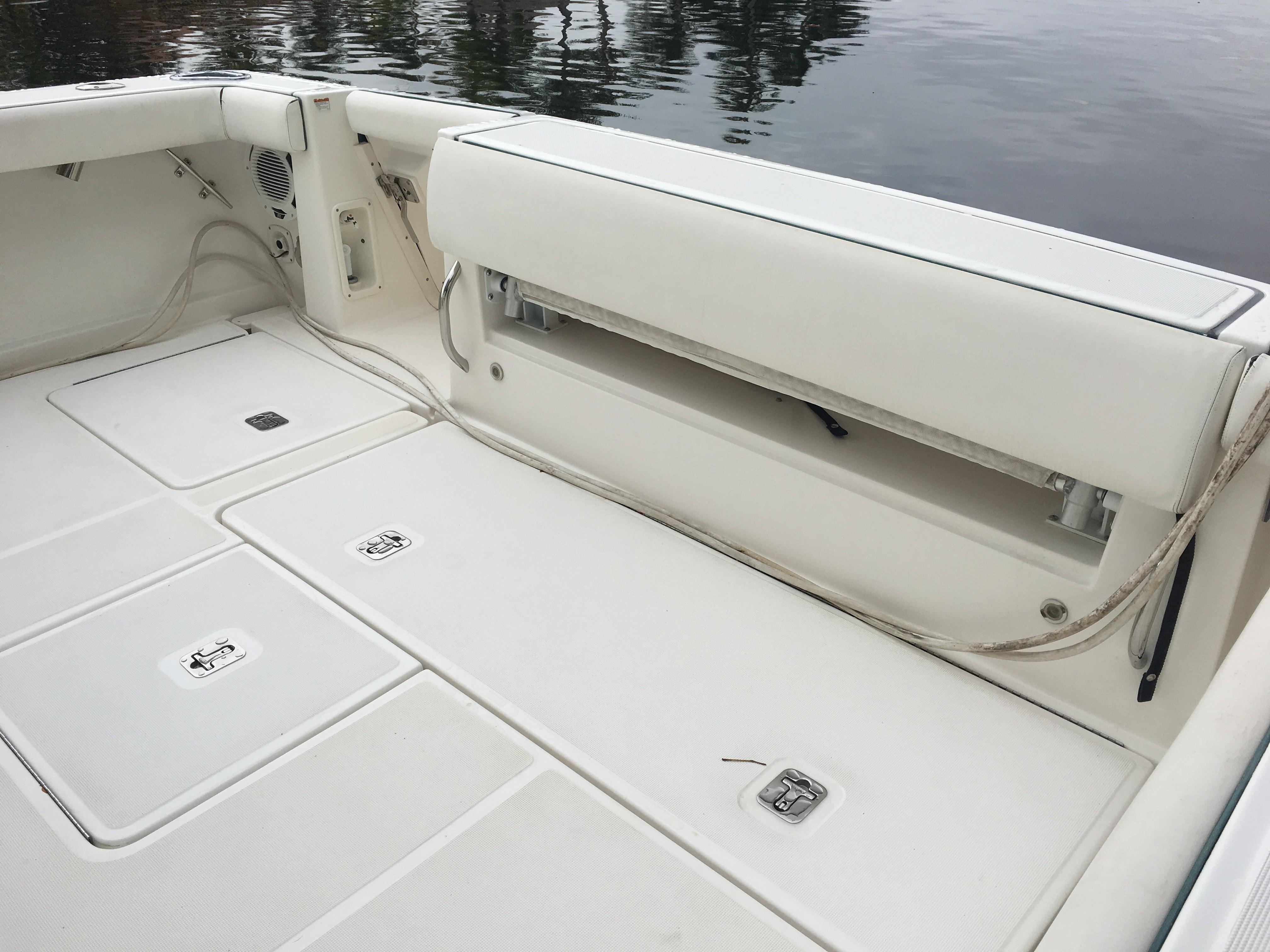 32 Tiara 2005 Pompano Beach, Florida Sold on 2019-12-09 by Denison ...