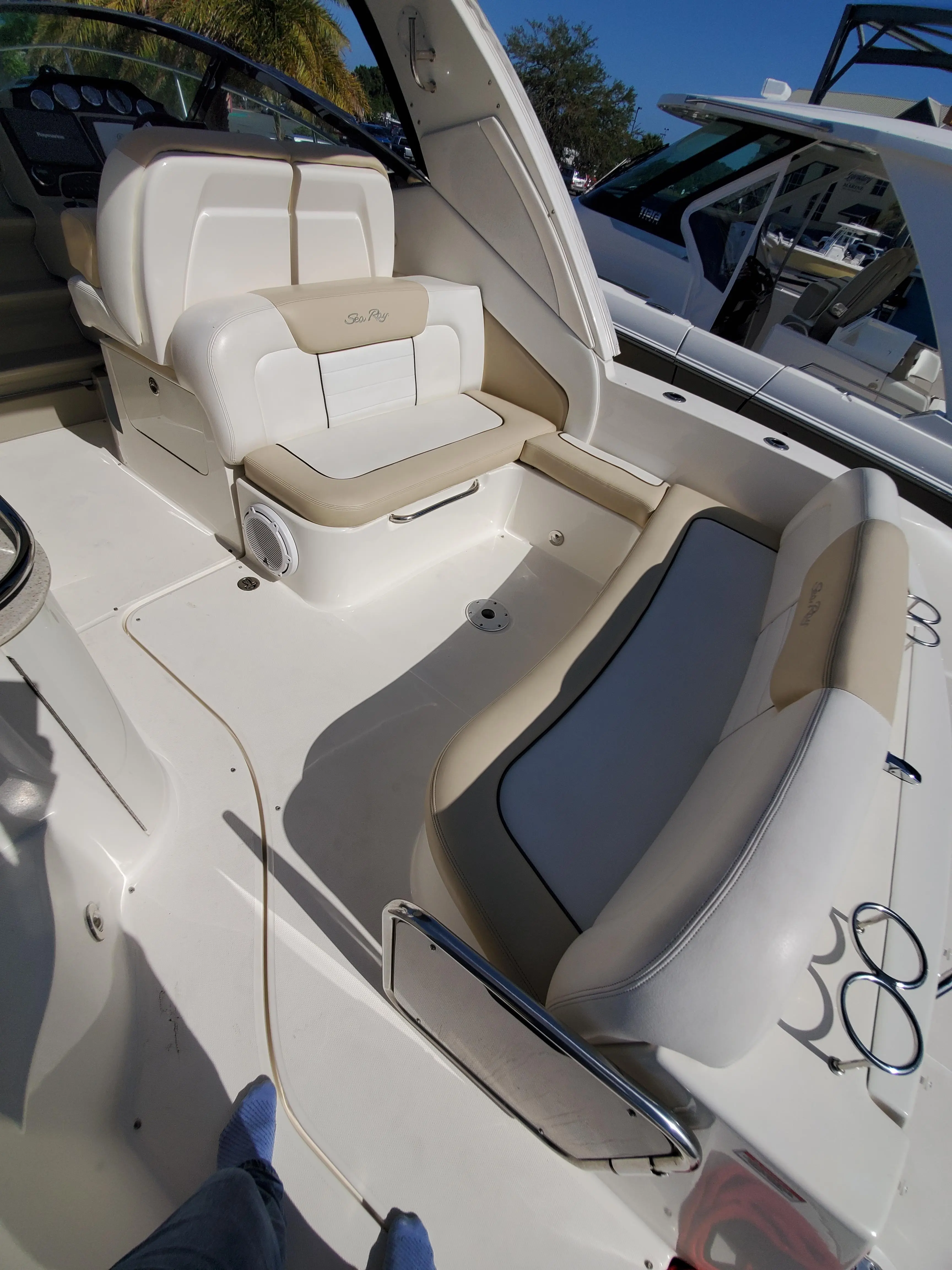 35 Sea Ray 2010 FRESH WATER Destin, Florida Sold on 2022-08-03 by ...