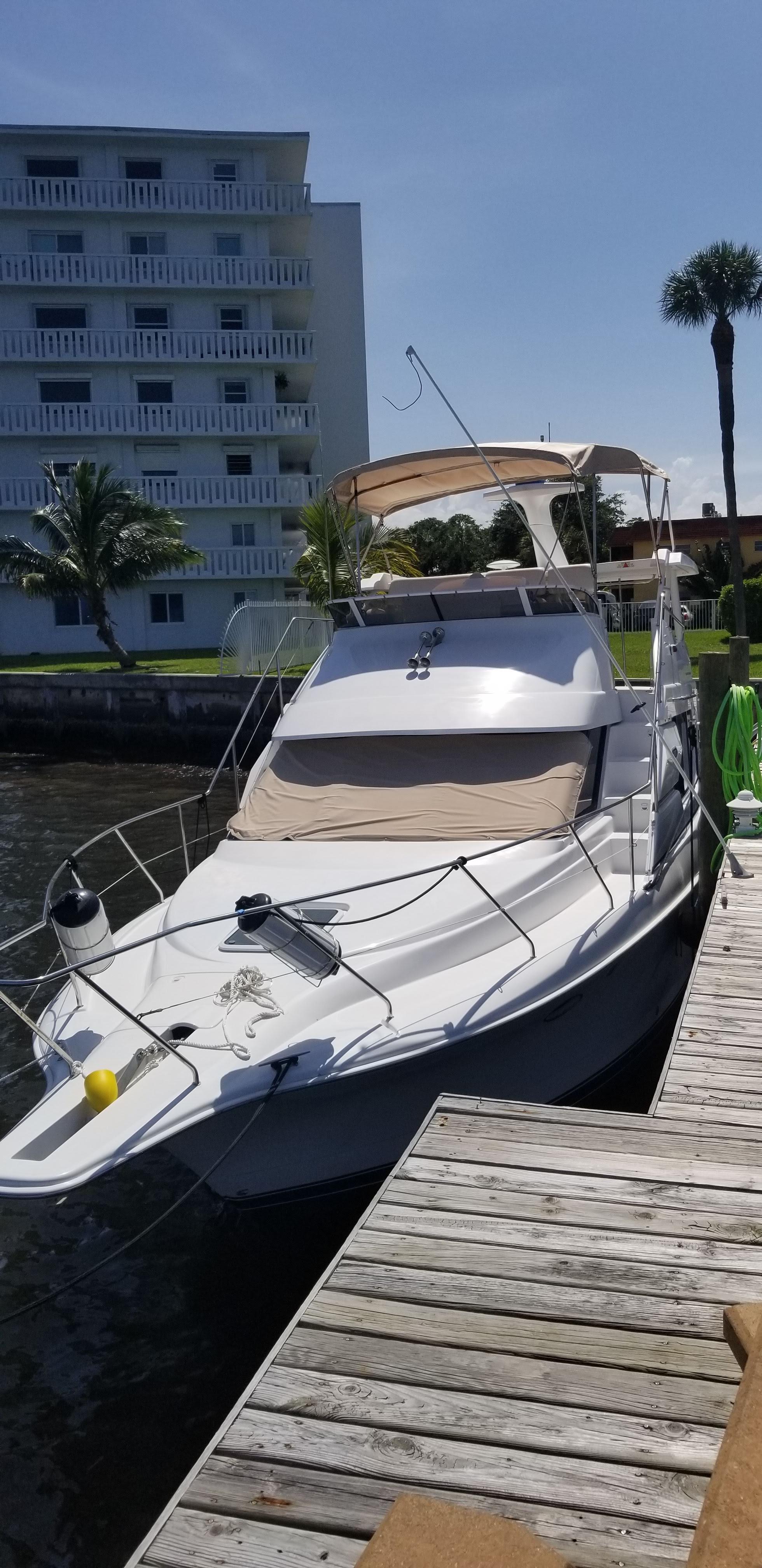 32 Silverton 1999 Lantana, Florida Sold on 2022-08-06 by Denison Yacht ...