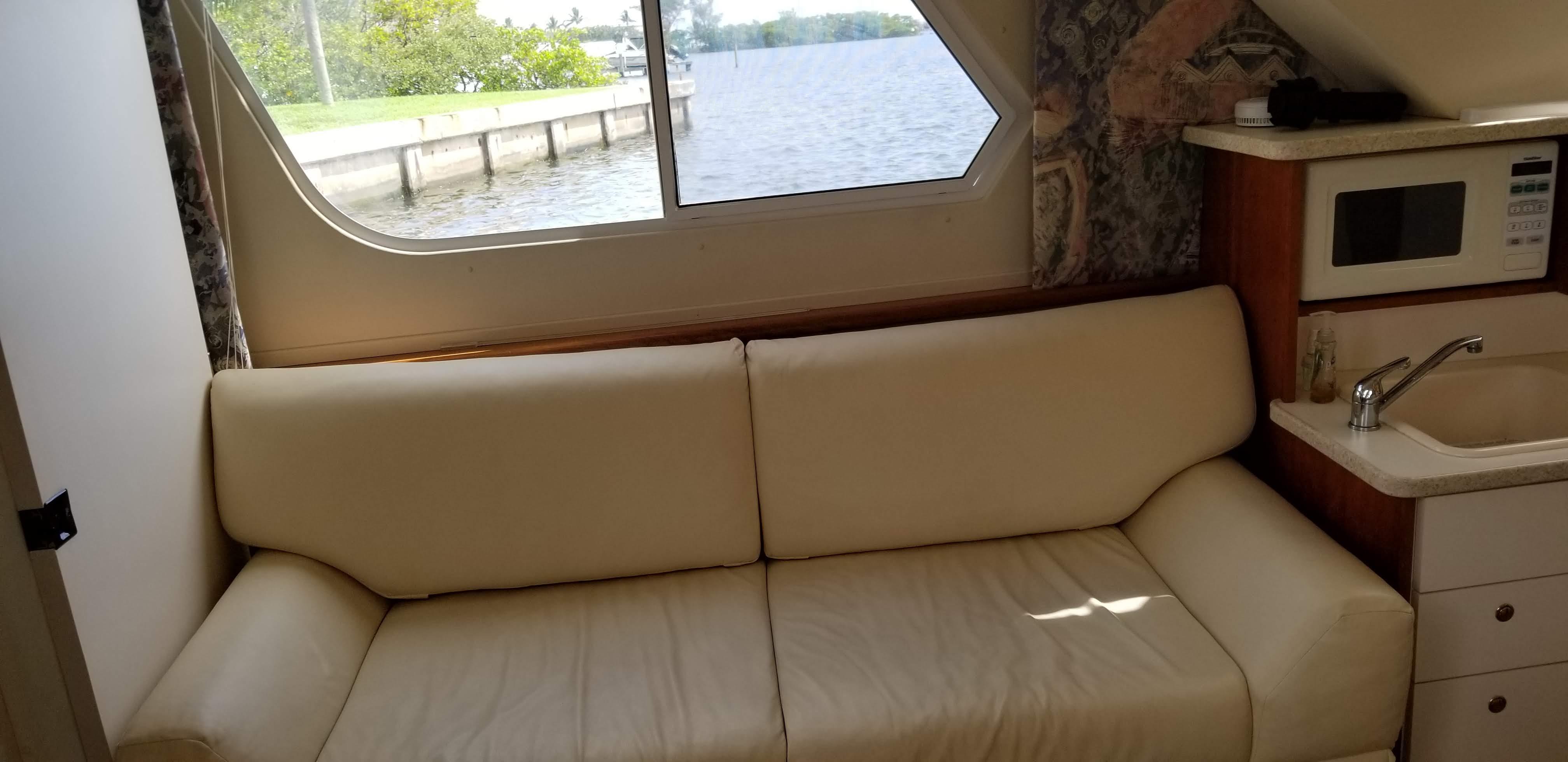 32 Silverton 1999 Lantana, Florida Sold on 2022-08-06 by Denison Yacht ...