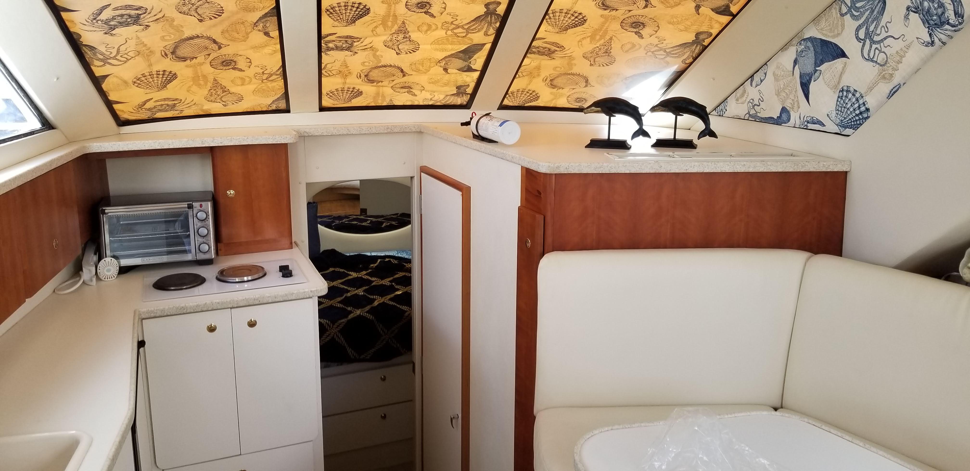 32 Silverton 1999 Lantana, Florida Sold on 2022-08-06 by Denison Yacht ...