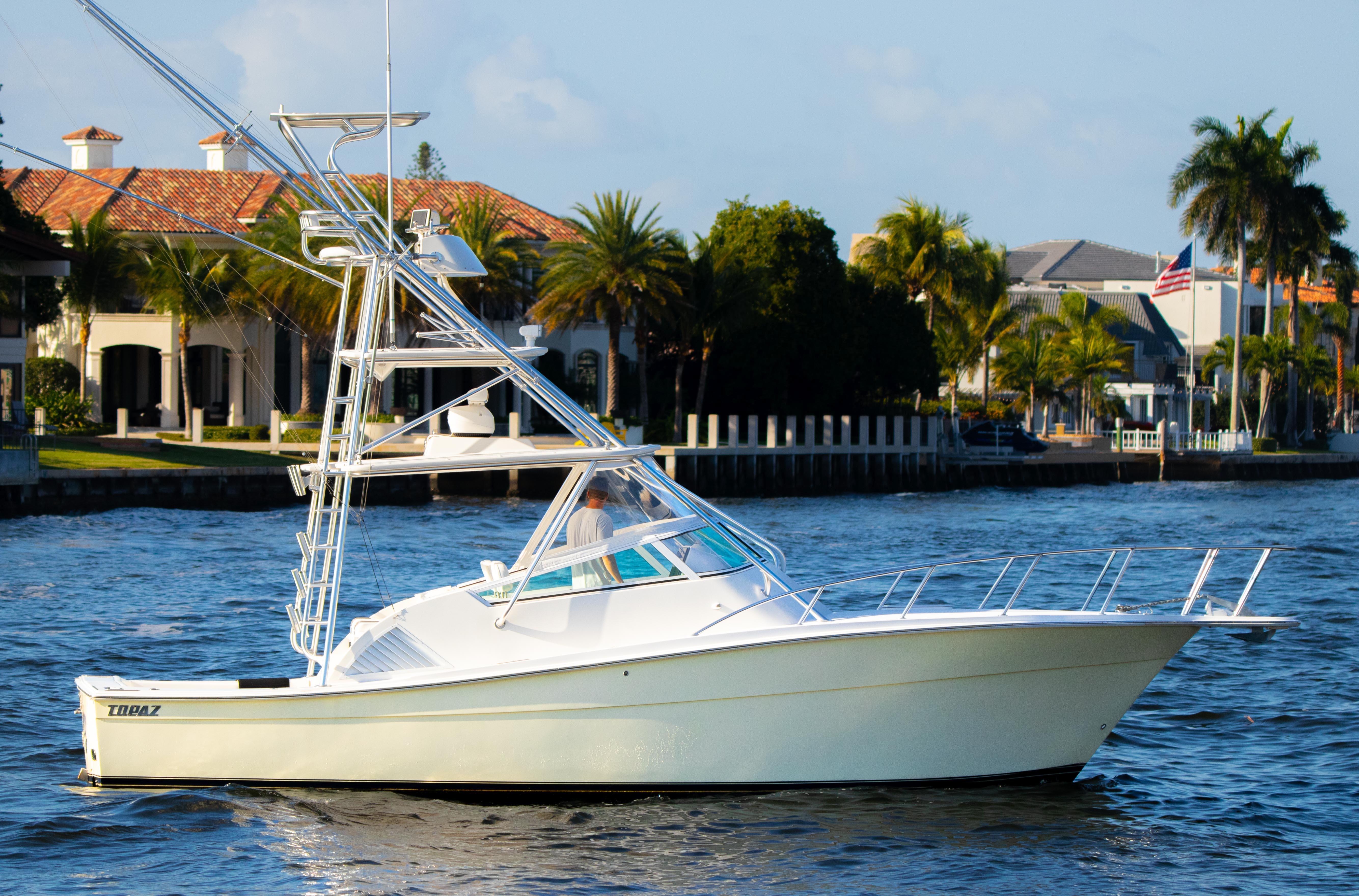 33 Topaz 2007 Rose Grey Fort Lauderdale, Florida Sold on 2022-08-18 by ...