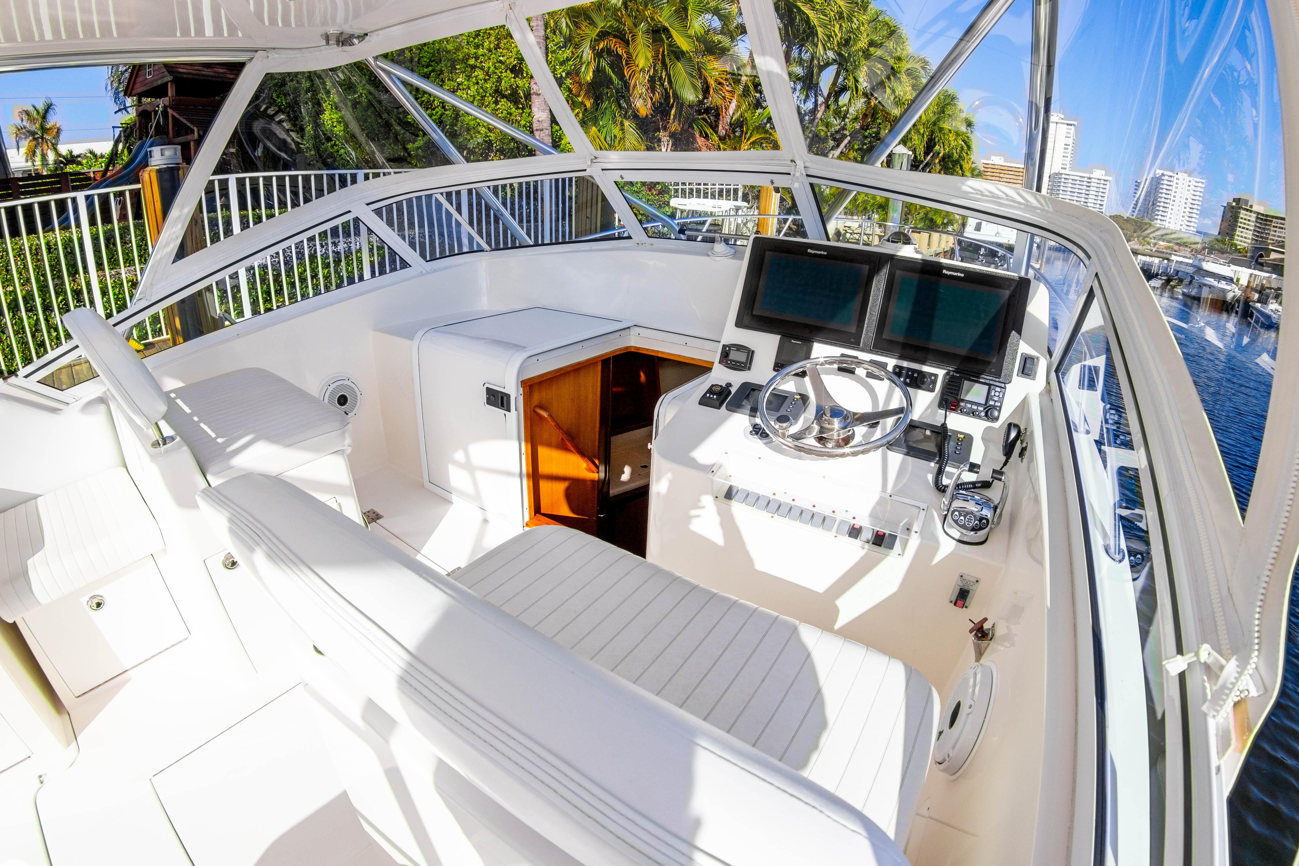 33 Topaz 2007 Rose Grey Fort Lauderdale, Florida Sold on 2022-08-18 by ...