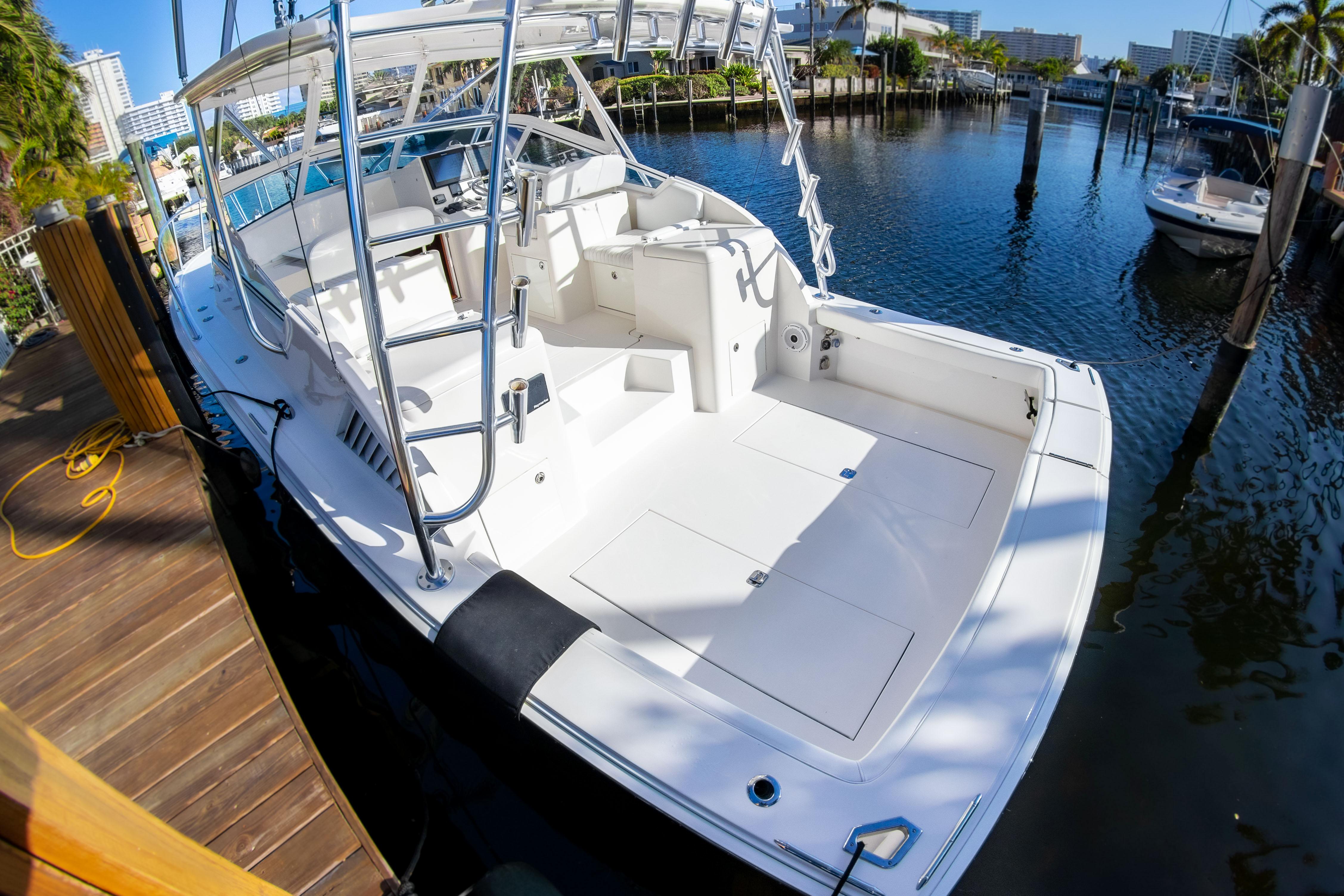 33 Topaz 2007 Rose Grey Fort Lauderdale, Florida Sold on 2022-08-18 by ...