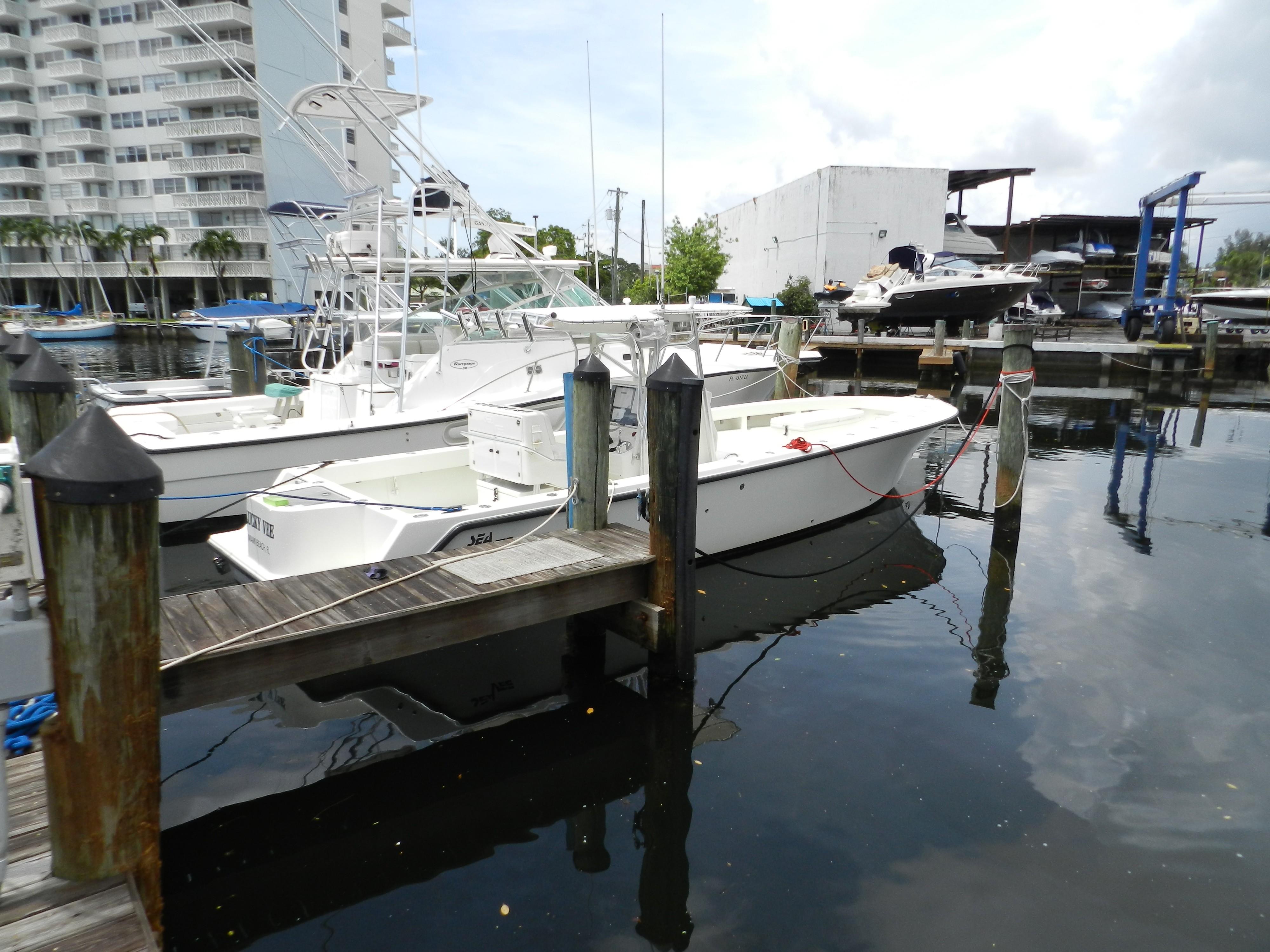 32 Seavee 2012 N. Miami, Florida Sold on 2019-07-16 by Denison Yacht Sales