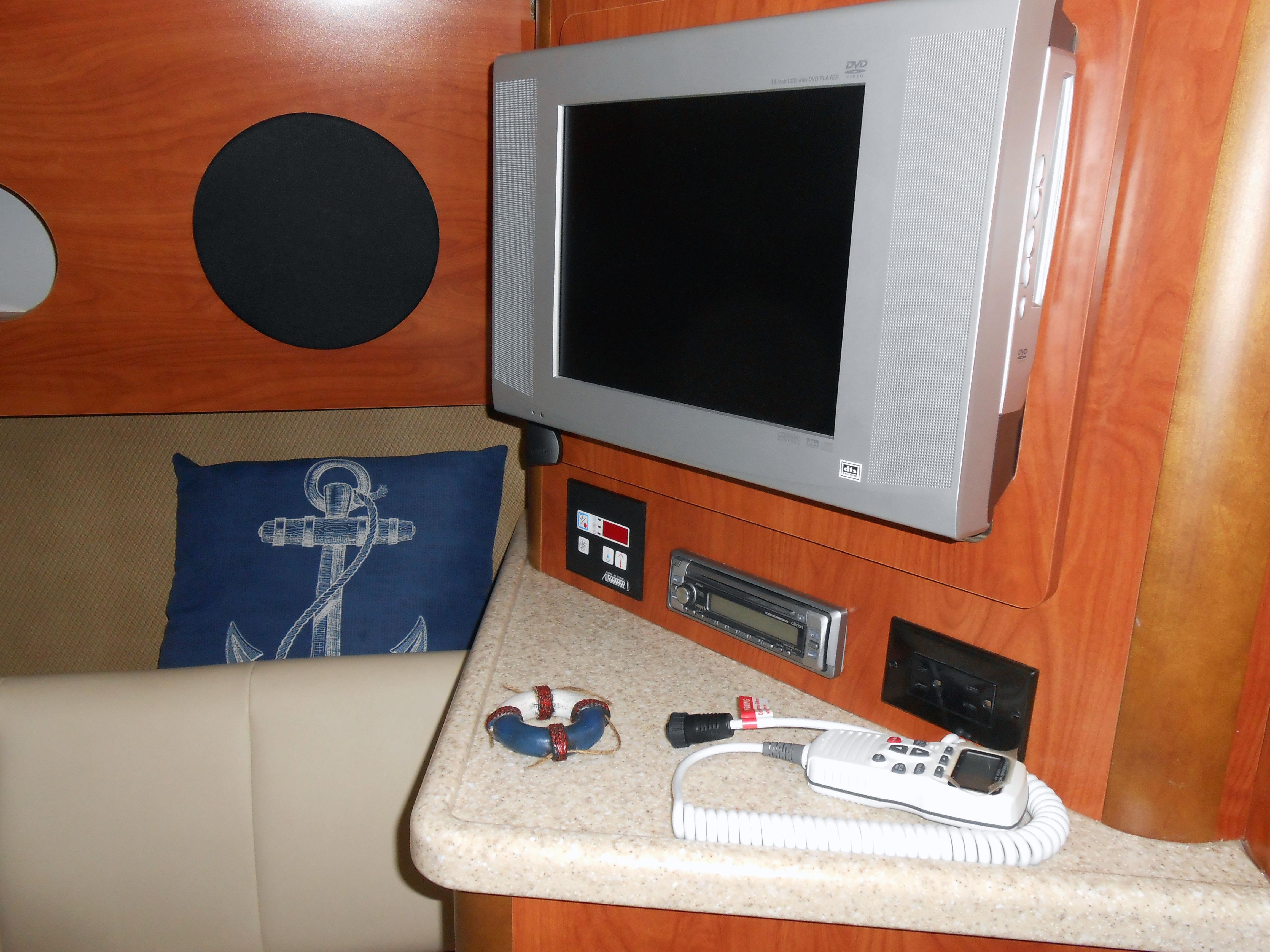 28 Rinker 2008 Keeping It Reel Long Beach, California Sold on 2022-02 ...