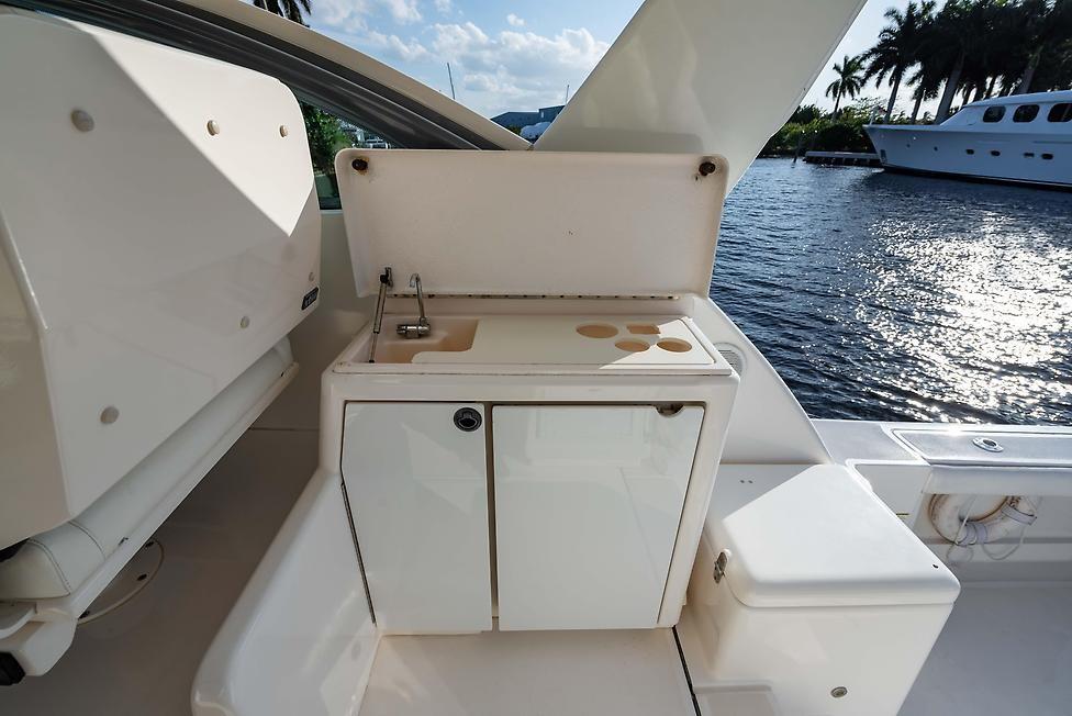 42 Tiara 2003 Fort Lauderdale, Florida Sold on 2020-04-13 by Denison ...