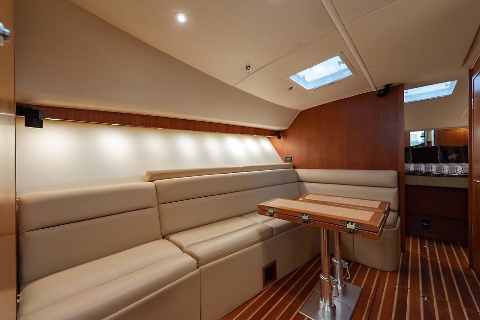 42 Tiara 2003 Fort Lauderdale, Florida Sold on 2020-04-13 by Denison ...