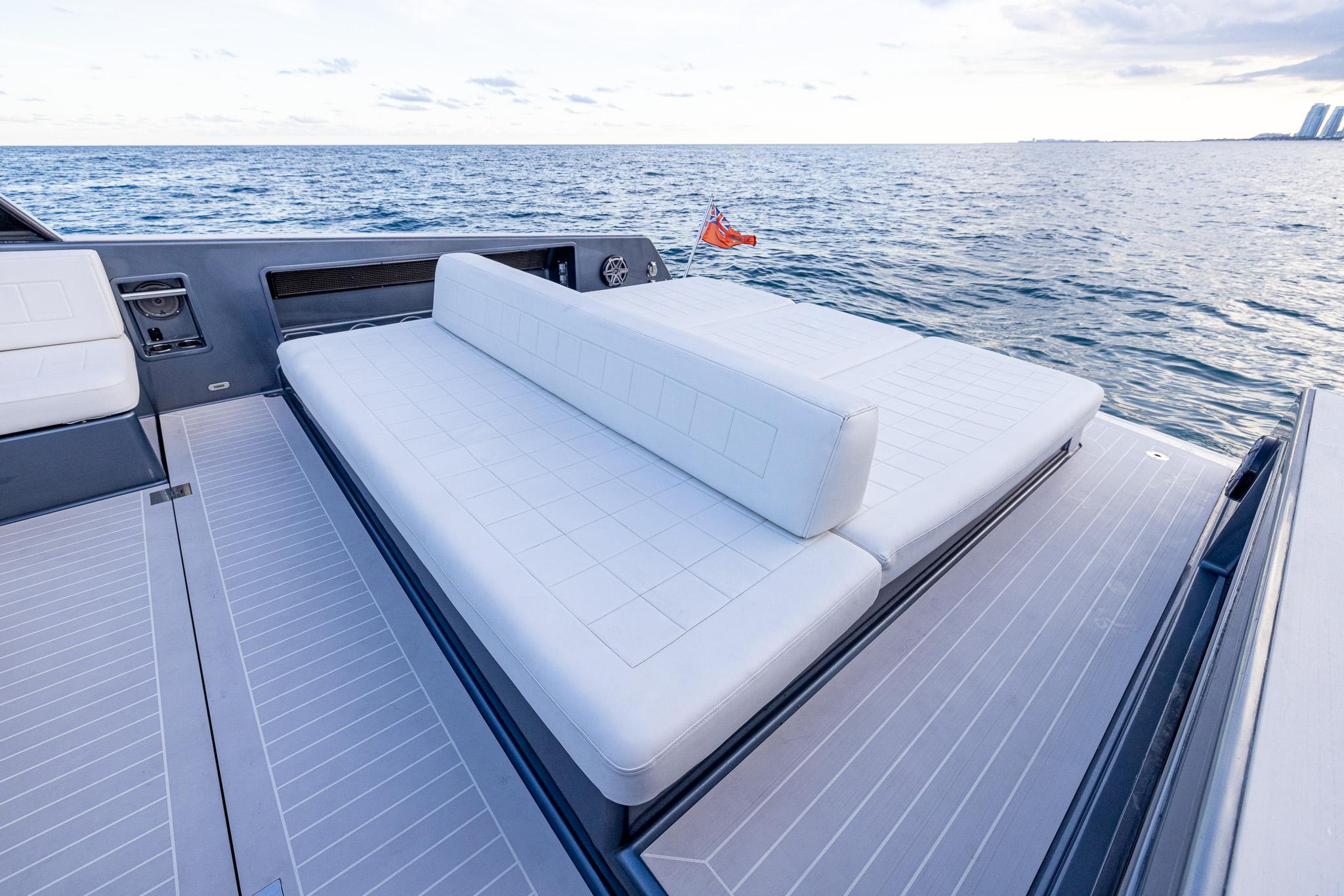 55 Vandutch 2015 VONGOLE Miami, Florida