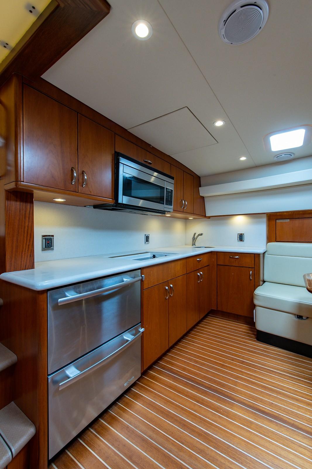 44 Cabo 2014 Fort Lauderdale, Florida Sold on 2020-01-31 by Denison ...