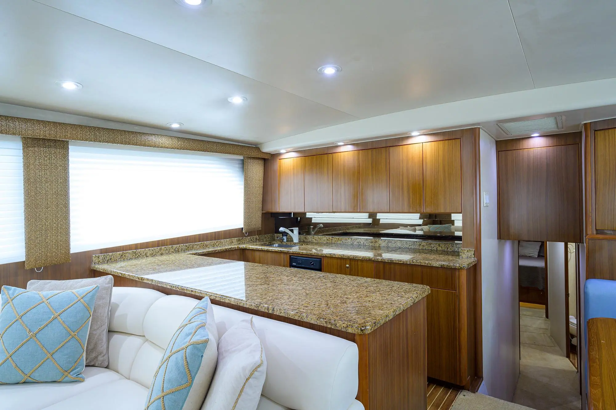 61 Viking 2005 Longport, New Jersey
