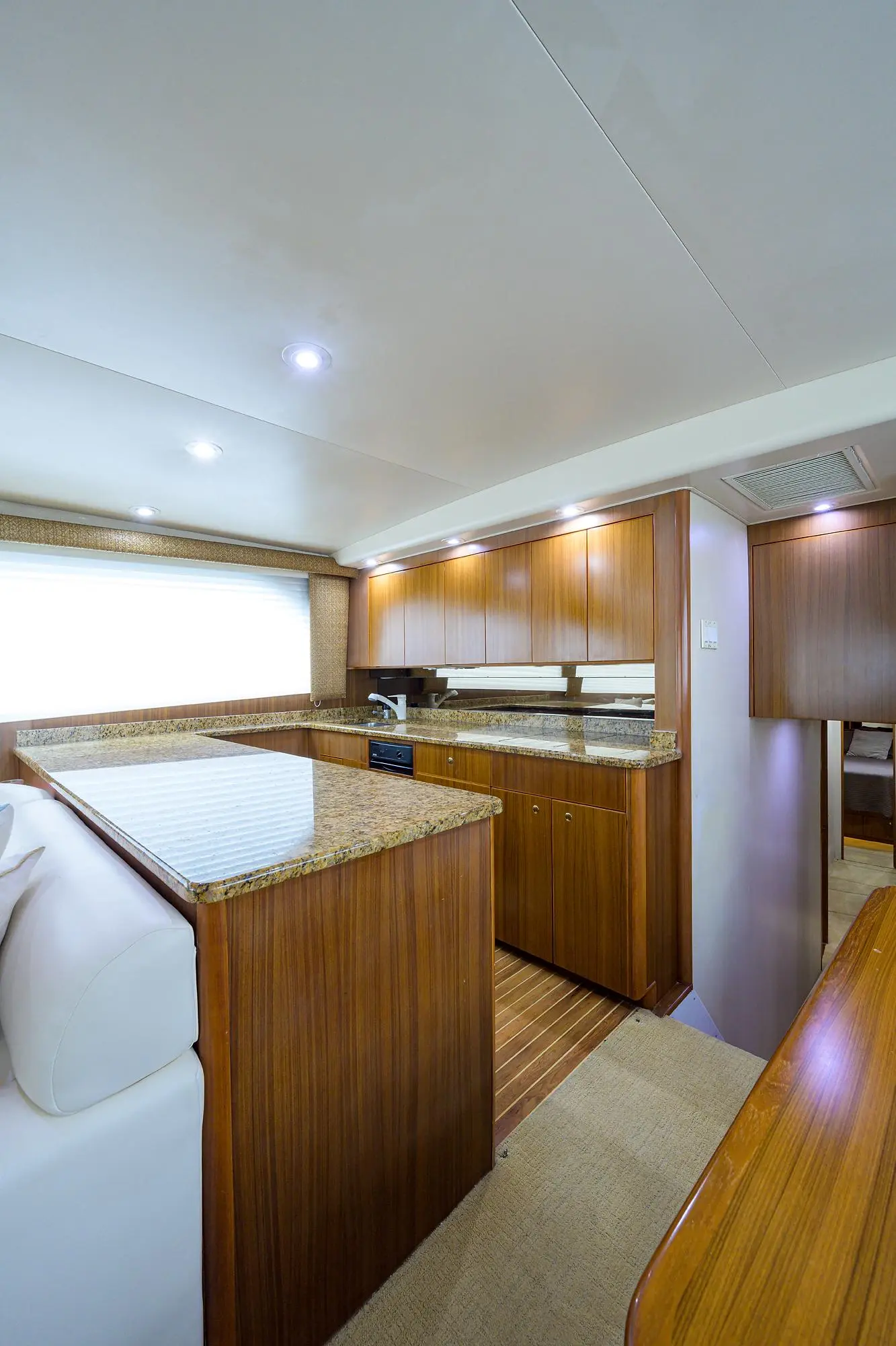 61 Viking 2005 Longport, New Jersey