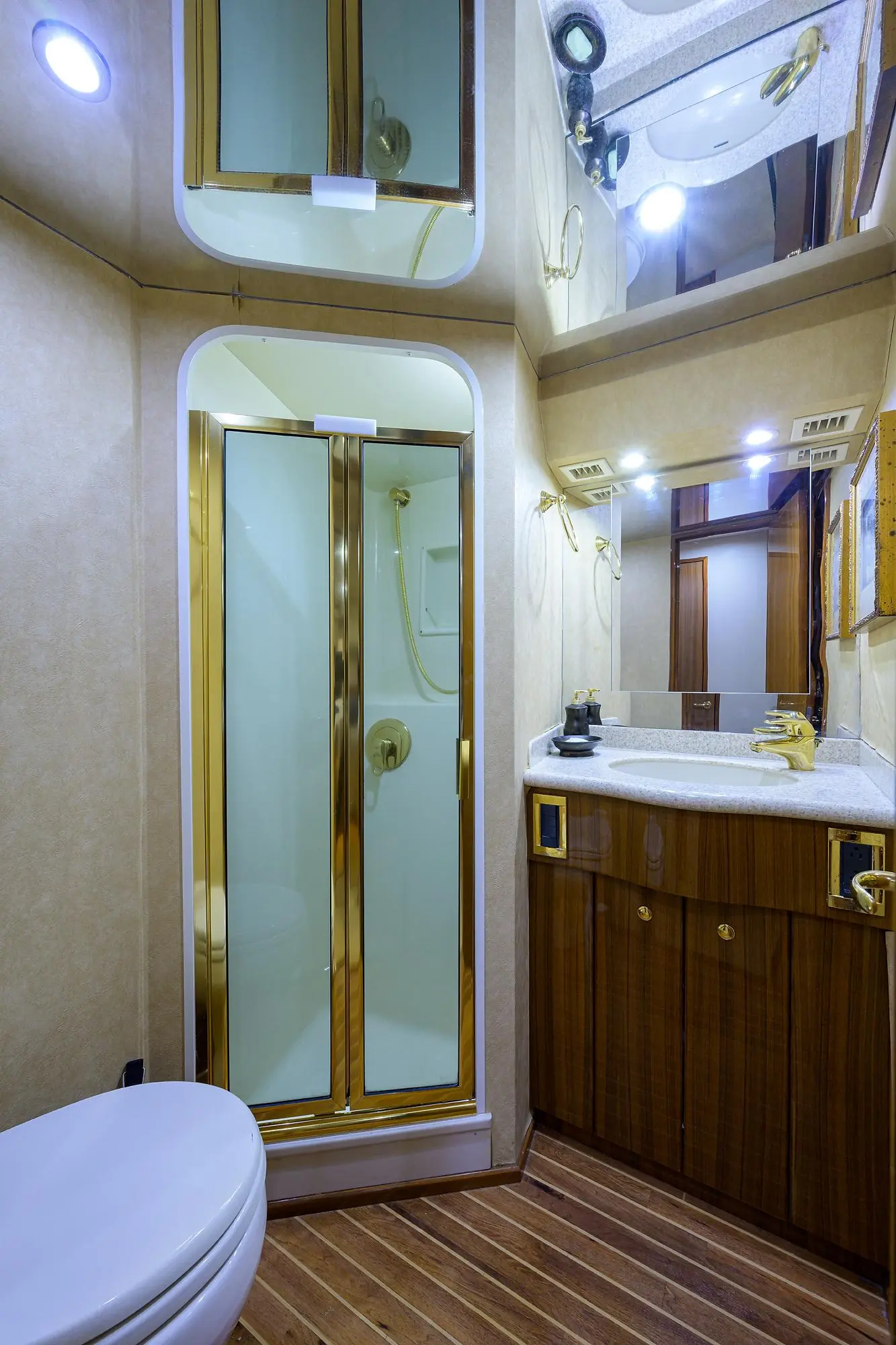 61 Viking 2005 Longport, New Jersey