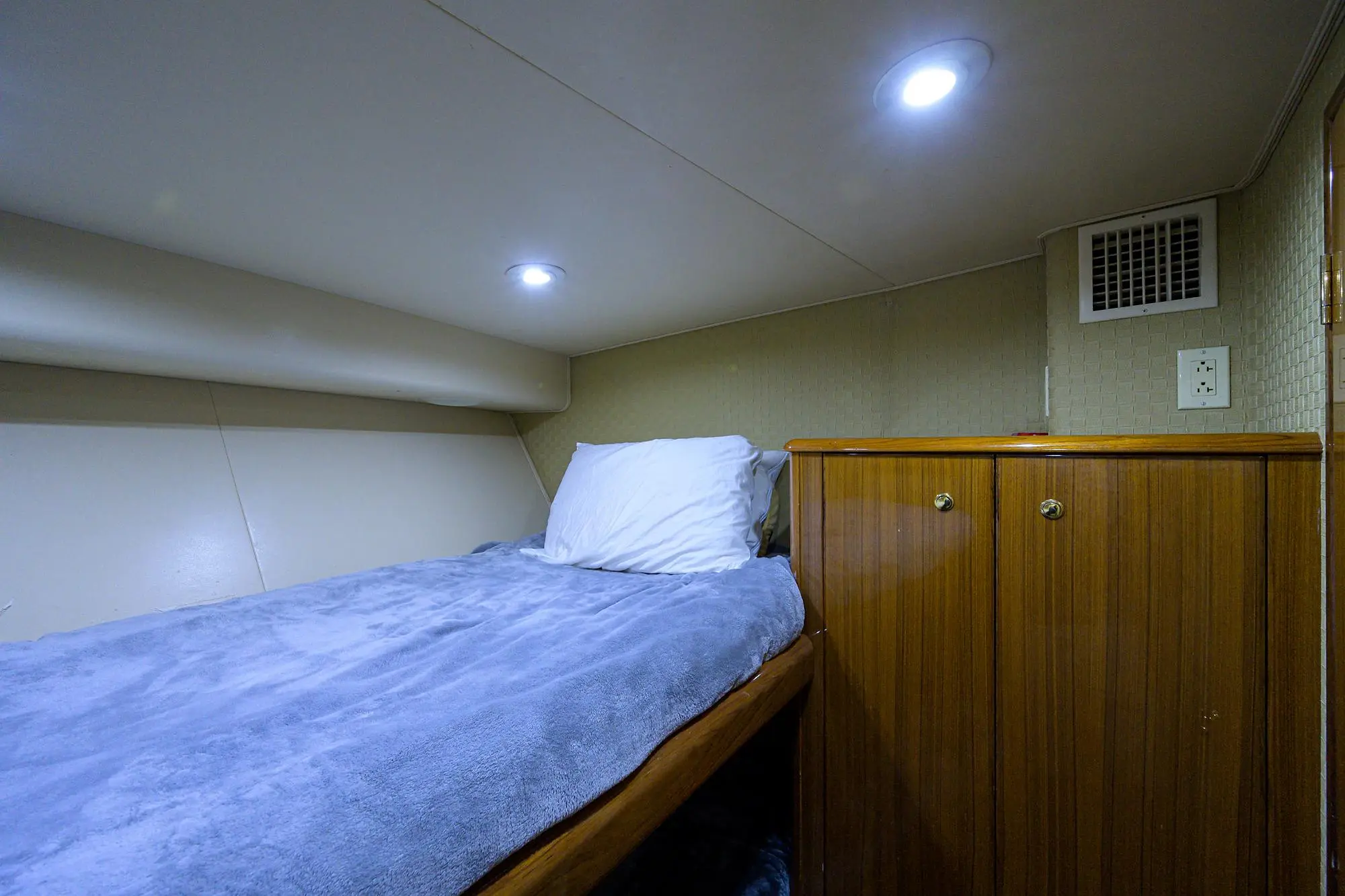 61 Viking 2005 Longport, New Jersey