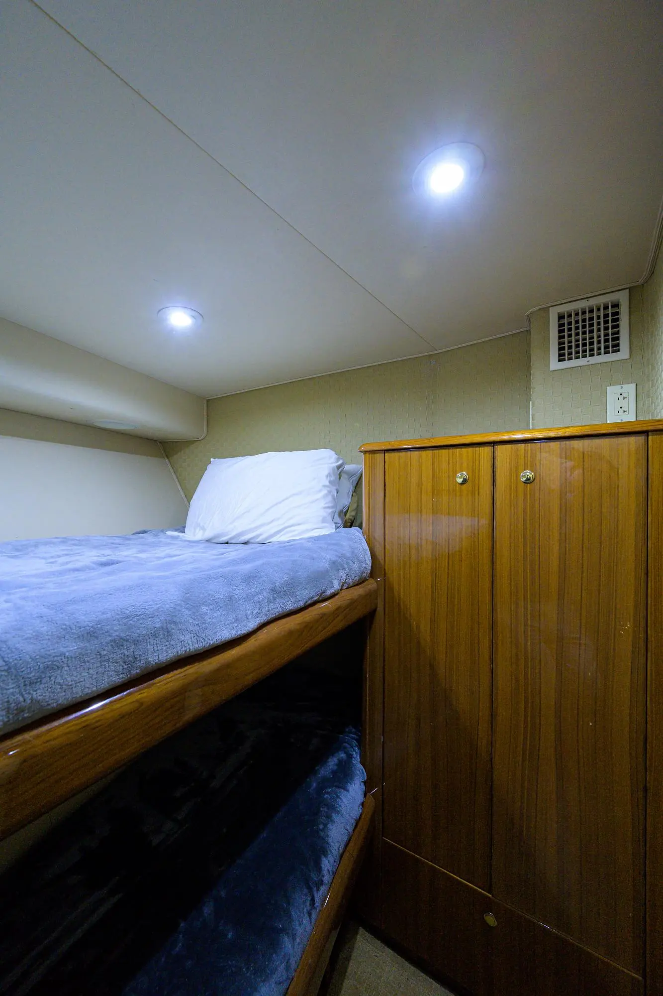 61 Viking 2005 Longport, New Jersey