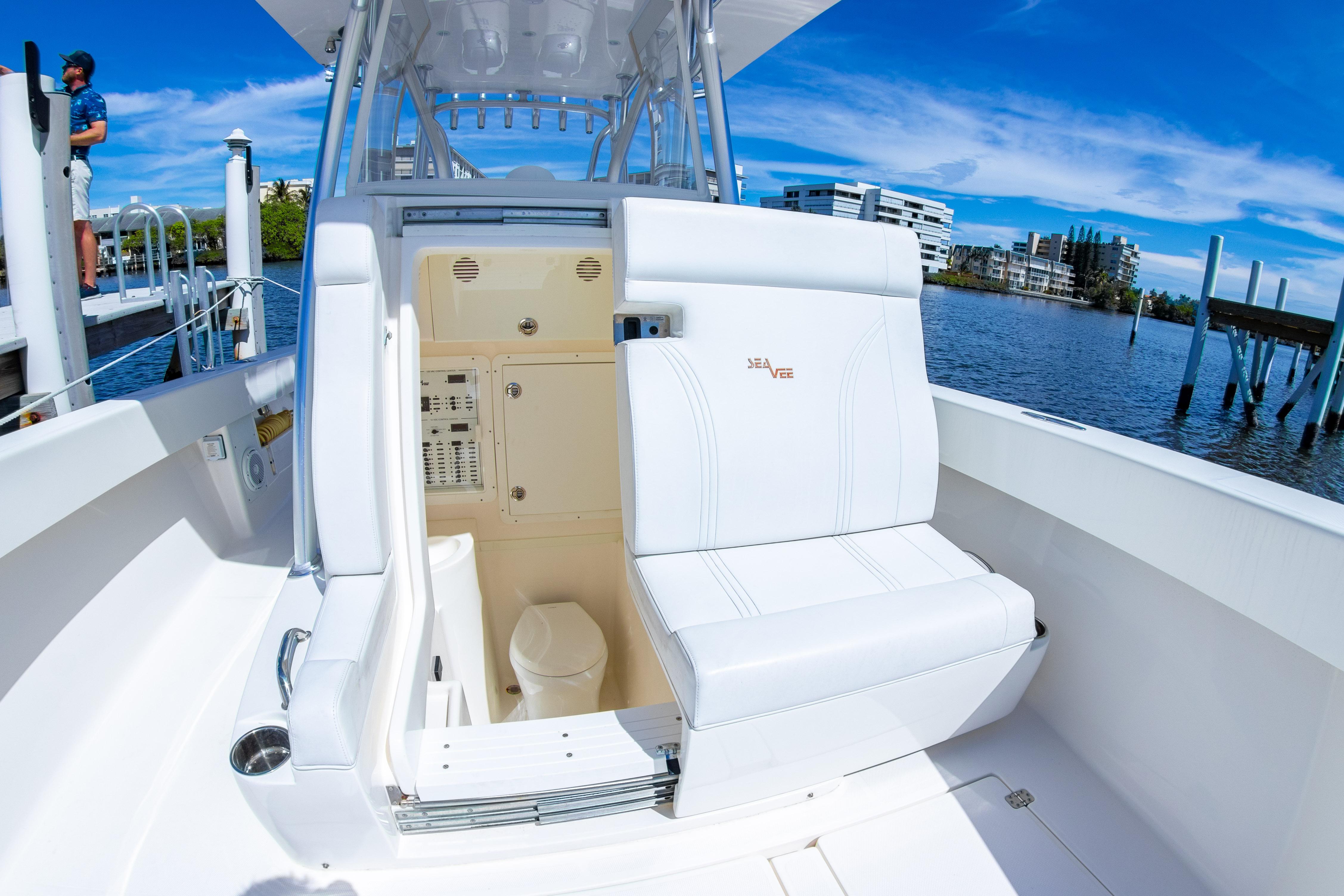 34 Seavee 2019 Baby Gunner Lantana, Florida