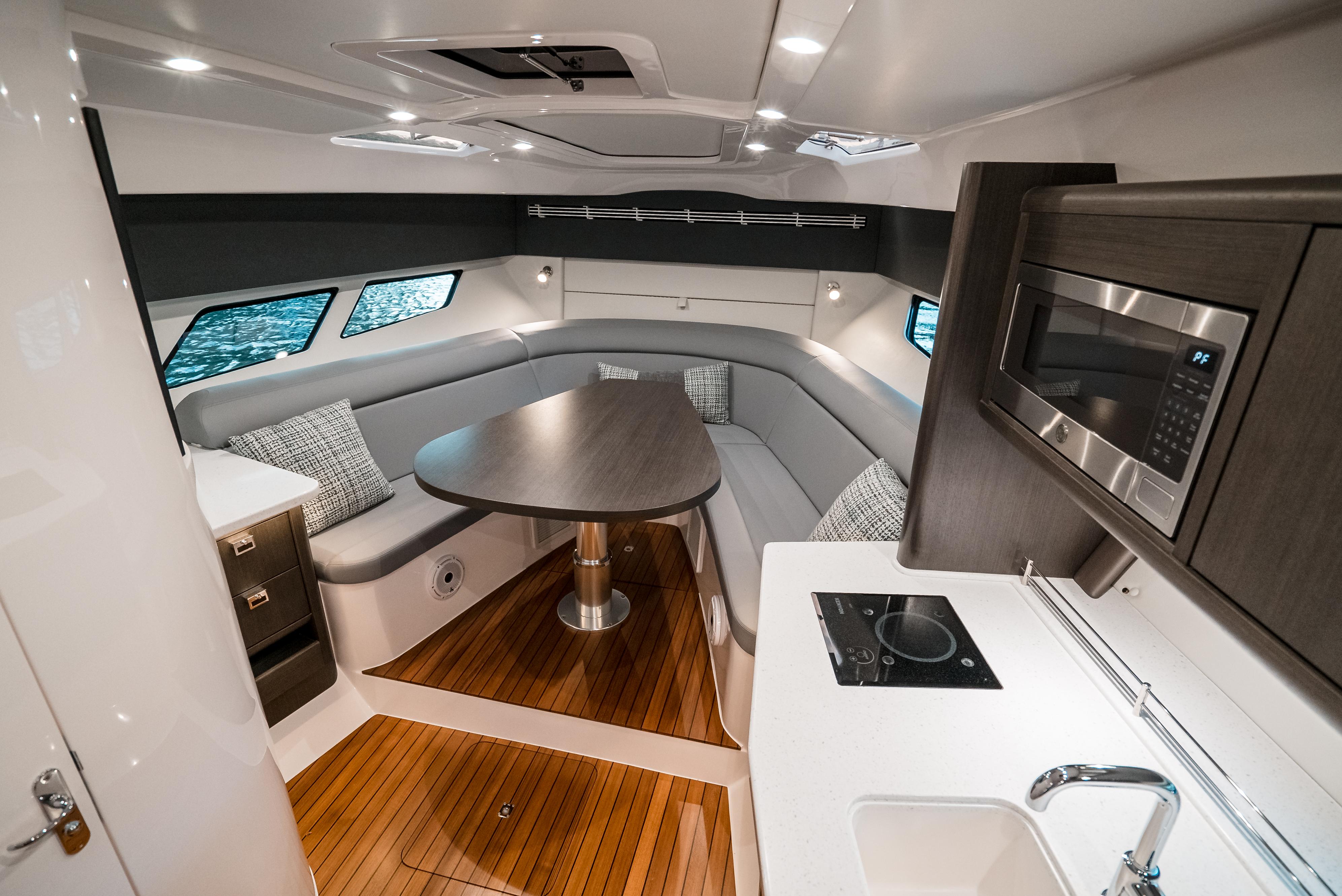 47 Intrepid 2020 BEL SOGNO Fort Lauderdale, Florida Sold on 2020-11-19 ...