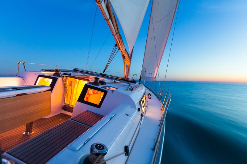 First Look :: Dufour 382