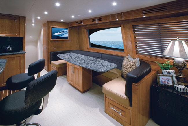 Hatteras 77 Convertible New Boat Dealer